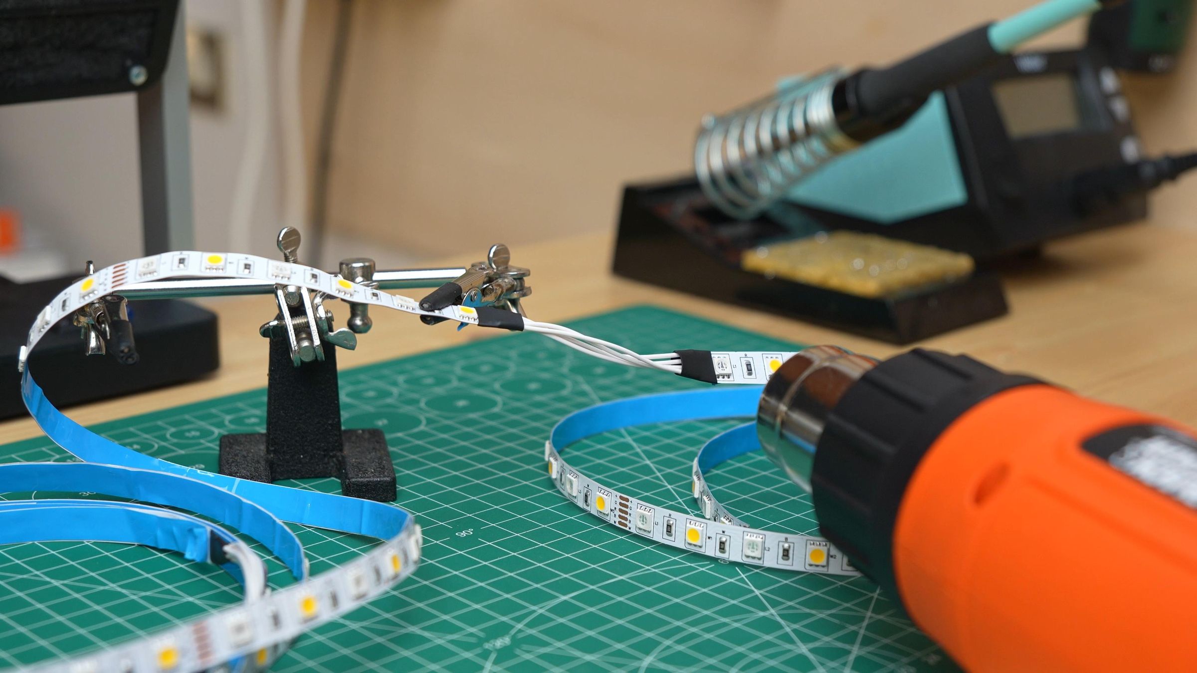 All-in-one RGBW LEDs Controller With Temperature and PIR Sensors! : 10 ...