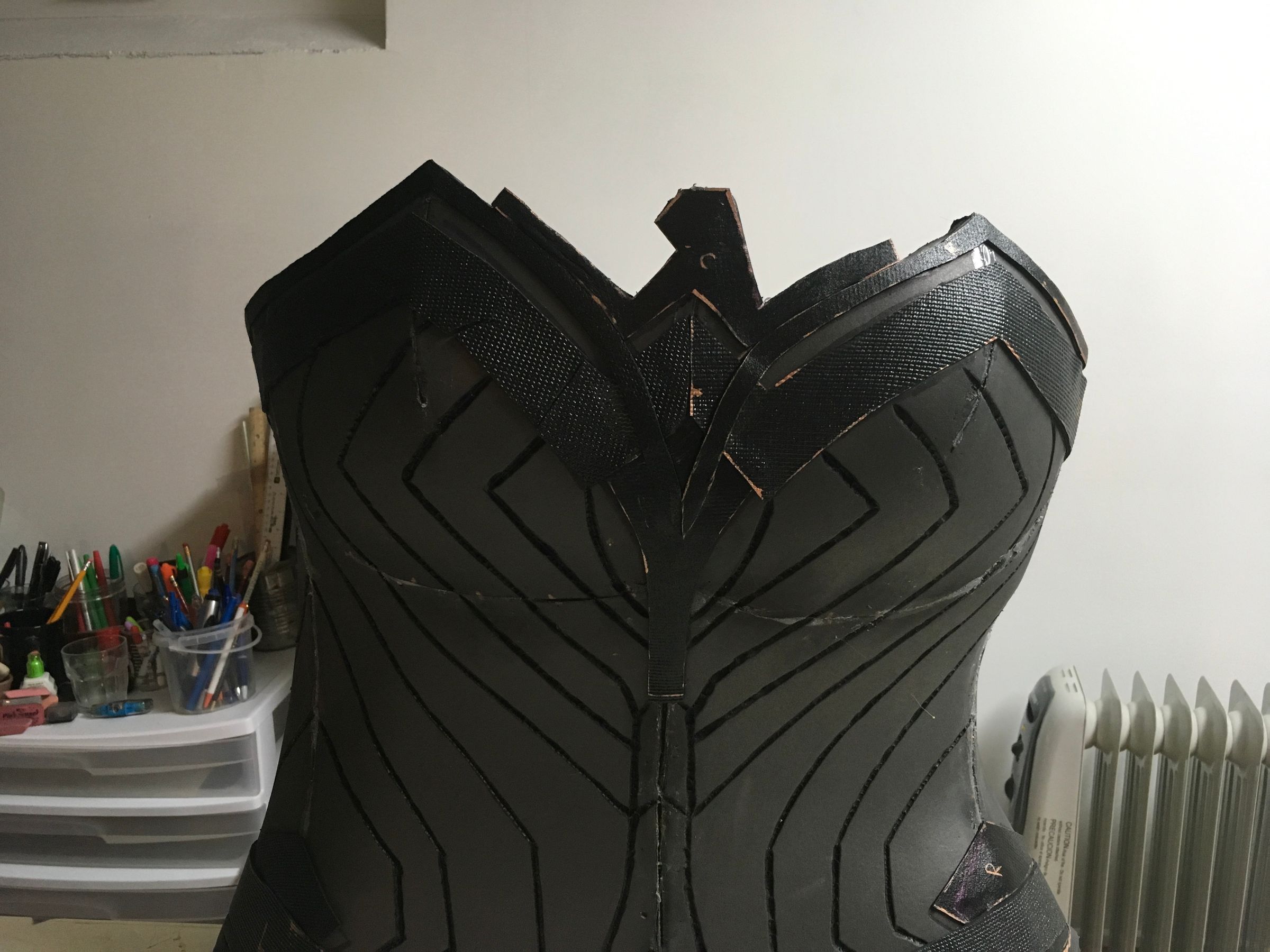Wonder Woman Cosplay: Body Armour and Gladiator Skirt : 11 Steps (with ...