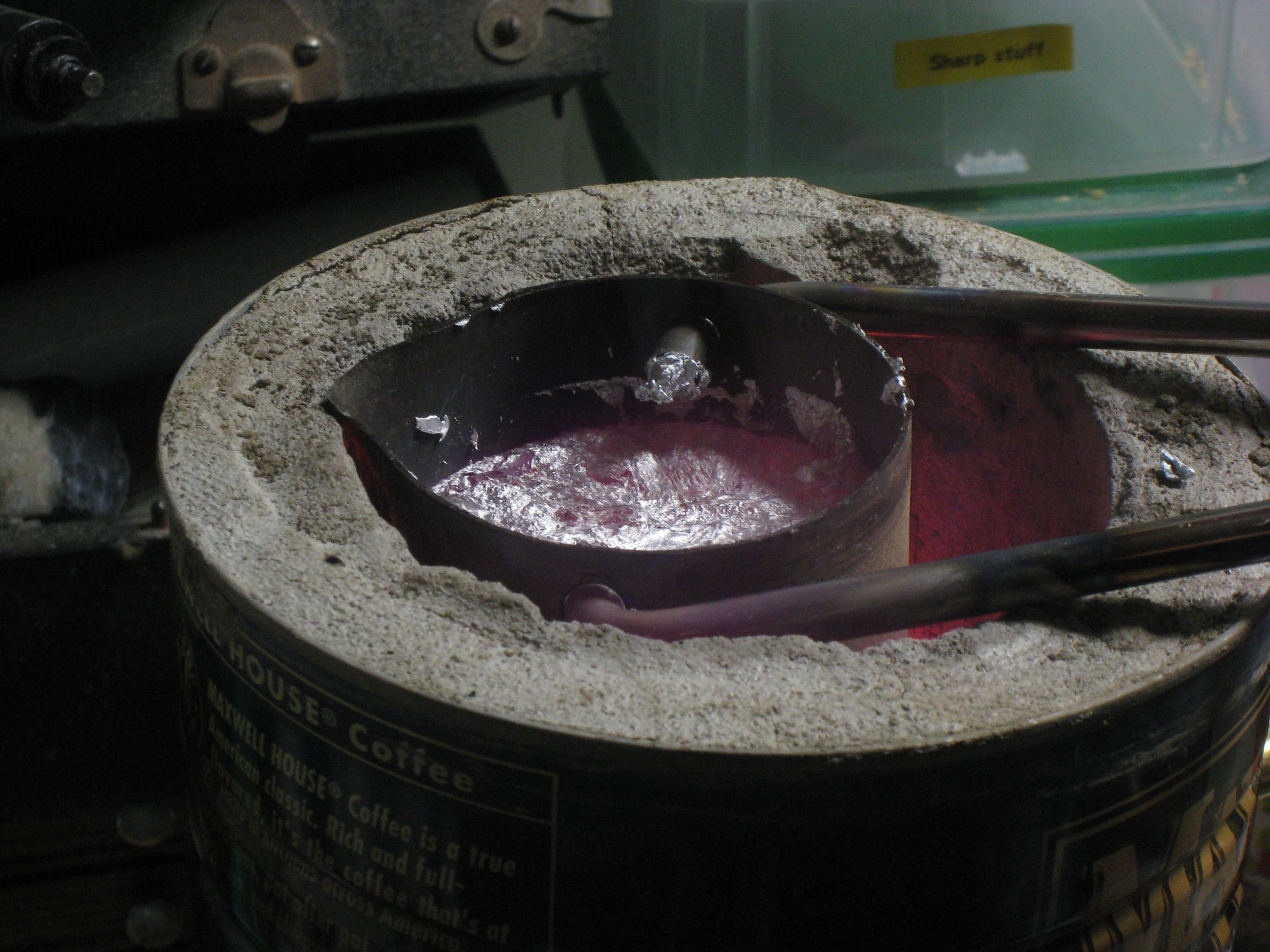 Ultimate Guide to Making a Cheap But Effective Aluminium Forge. : 5 ...