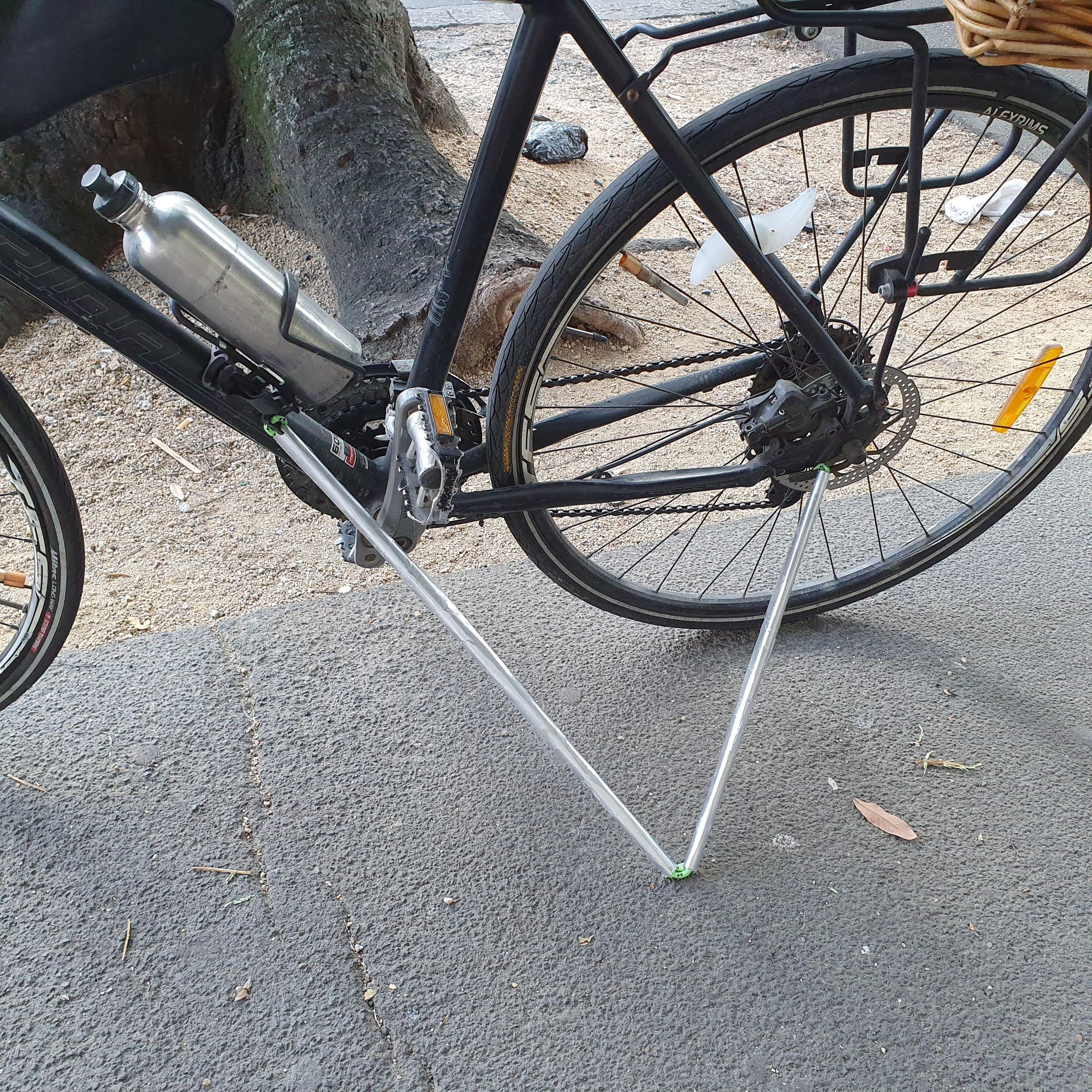 Beer Can Bike Stand : 4 Steps - Instructables