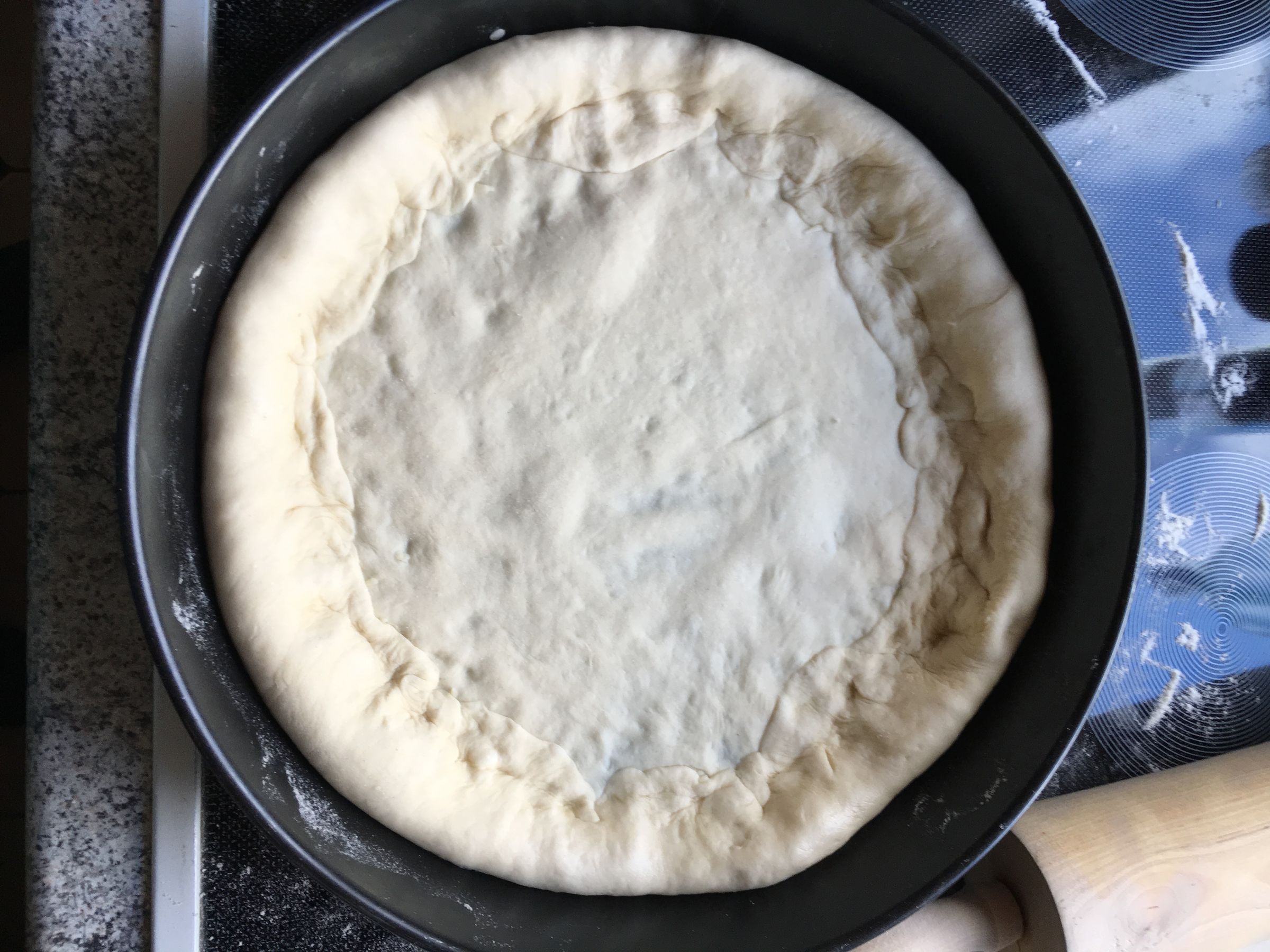Deep Pan Cheesy Stuffed Crust Texas Pizza : 4 Steps (with Pictures ...