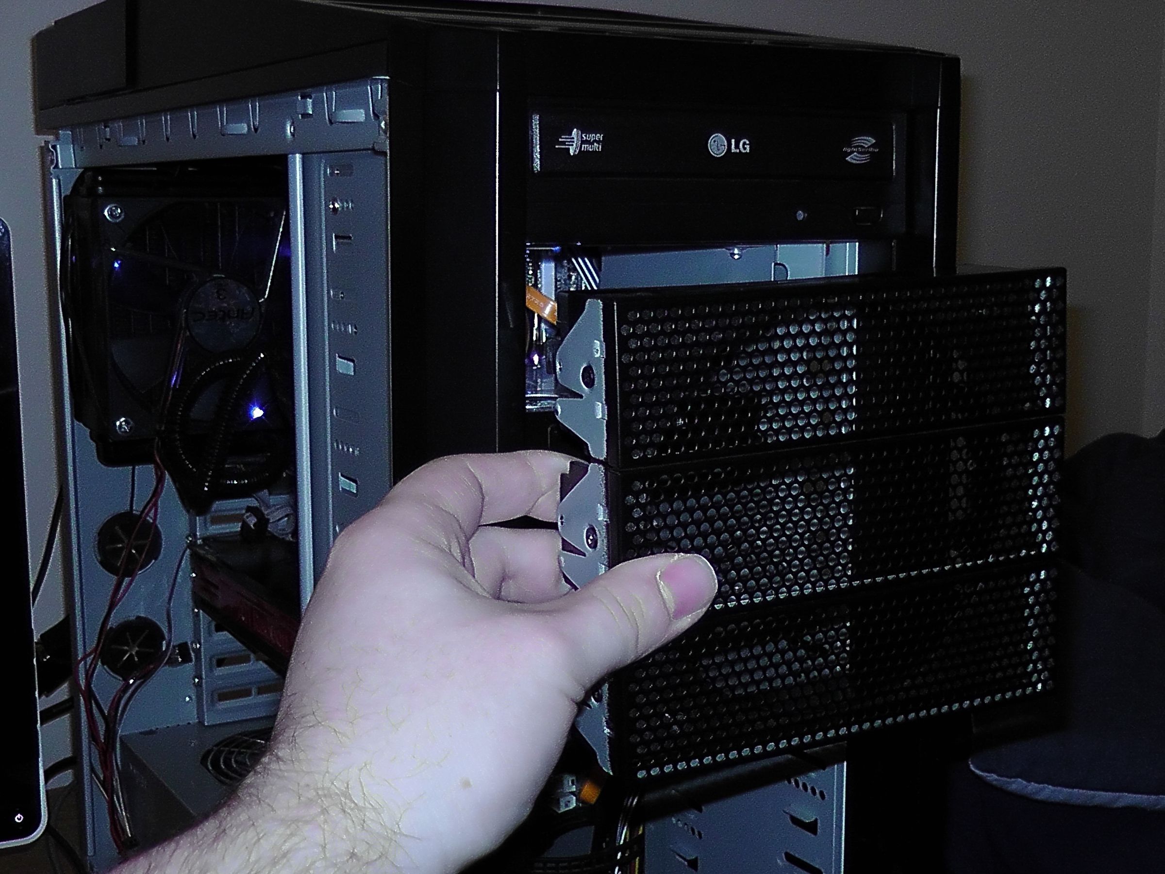 FanBus Digital Fan and LED Interface for PC : 7 Steps - Instructables