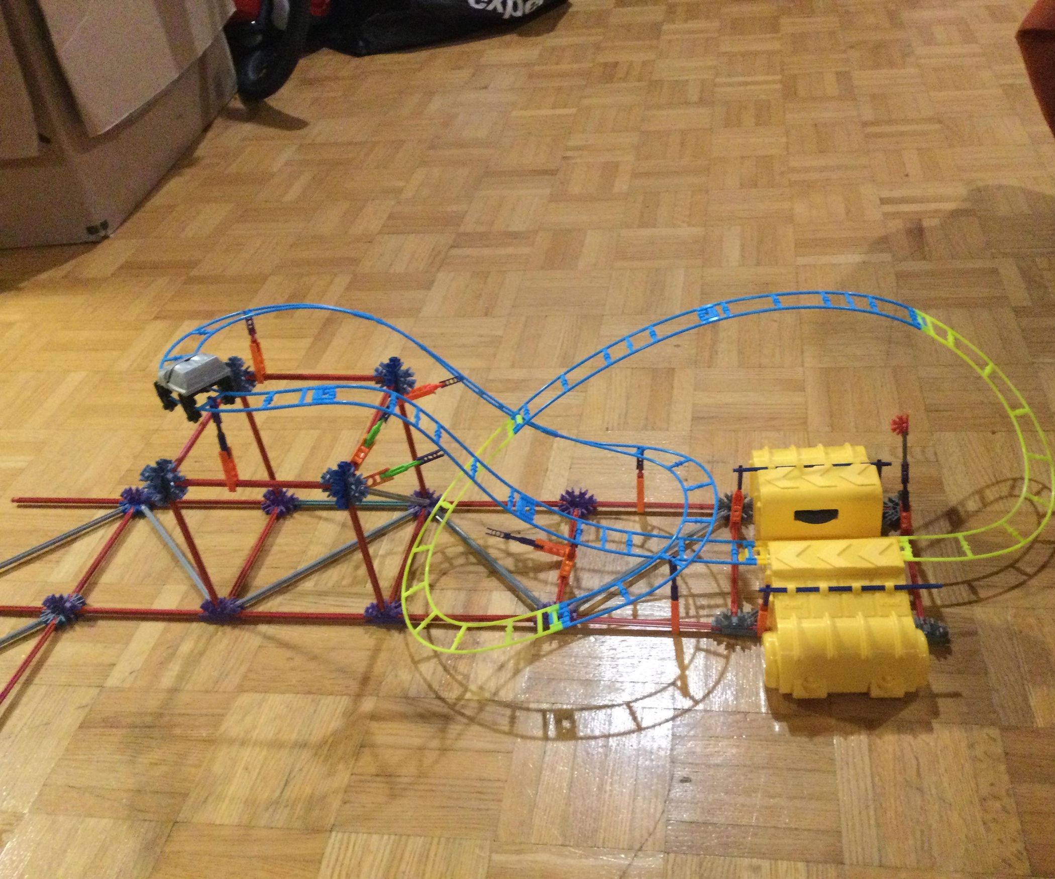 Mini Launch Coaster (dosent Really Work Just a Little Bit of Wrong ...