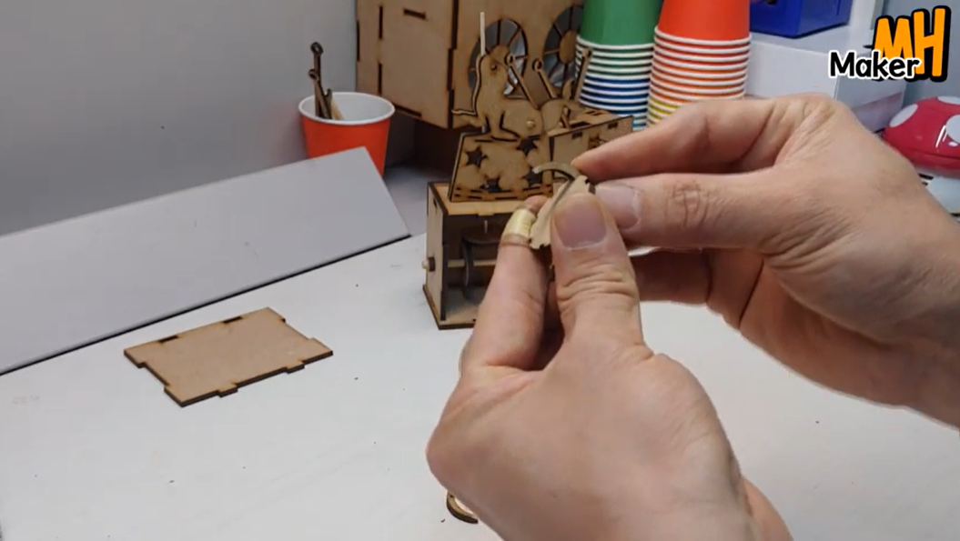 A Seal That Rolls a Ball. AUTOMATA. Laser Cutter. : 6 Steps - Instructables