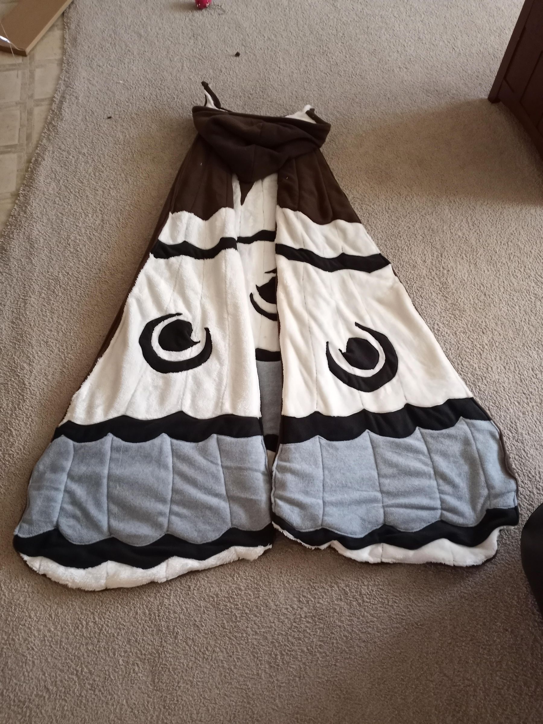 Moth Wing Cloak : 11 Steps (with Pictures) - Instructables