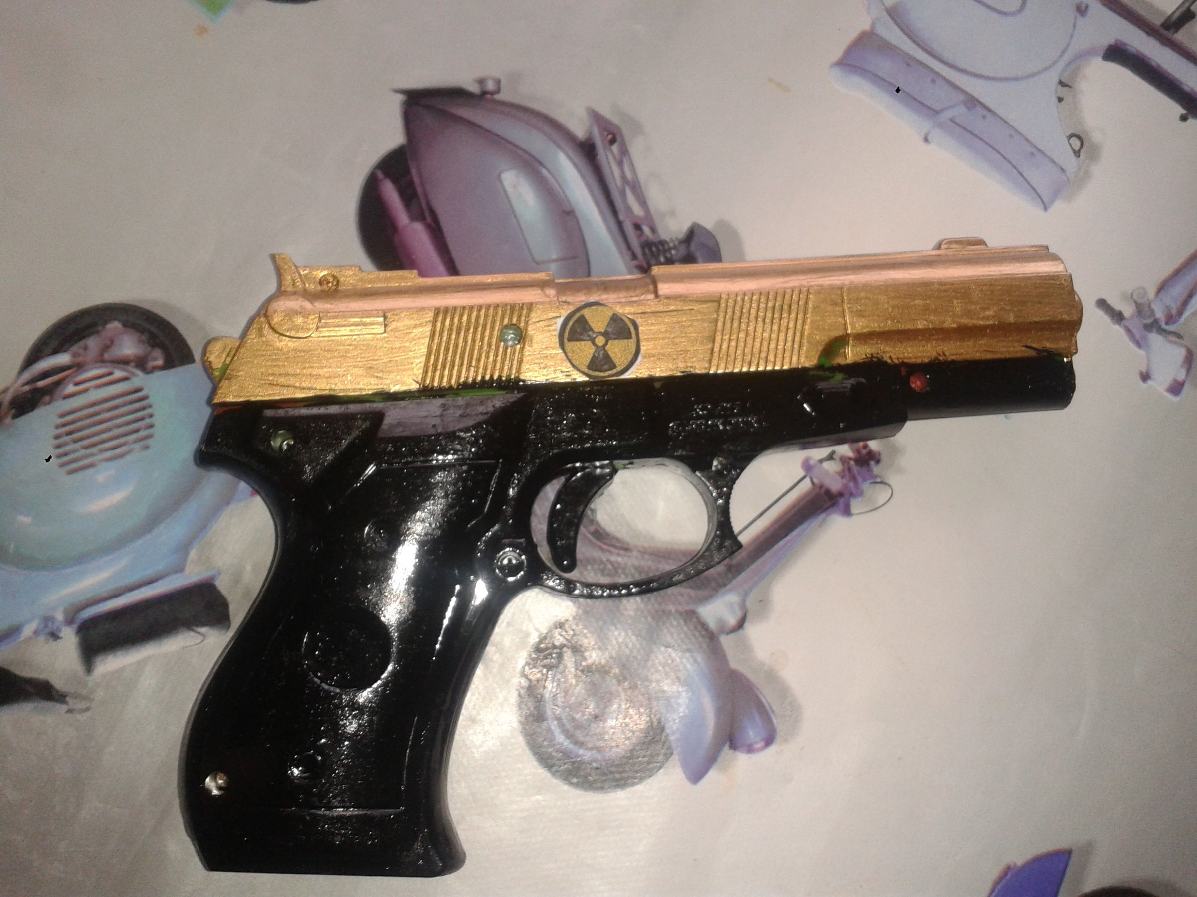 A Last Minute Duke Nukem Cosplay : 5 Steps - Instructables
