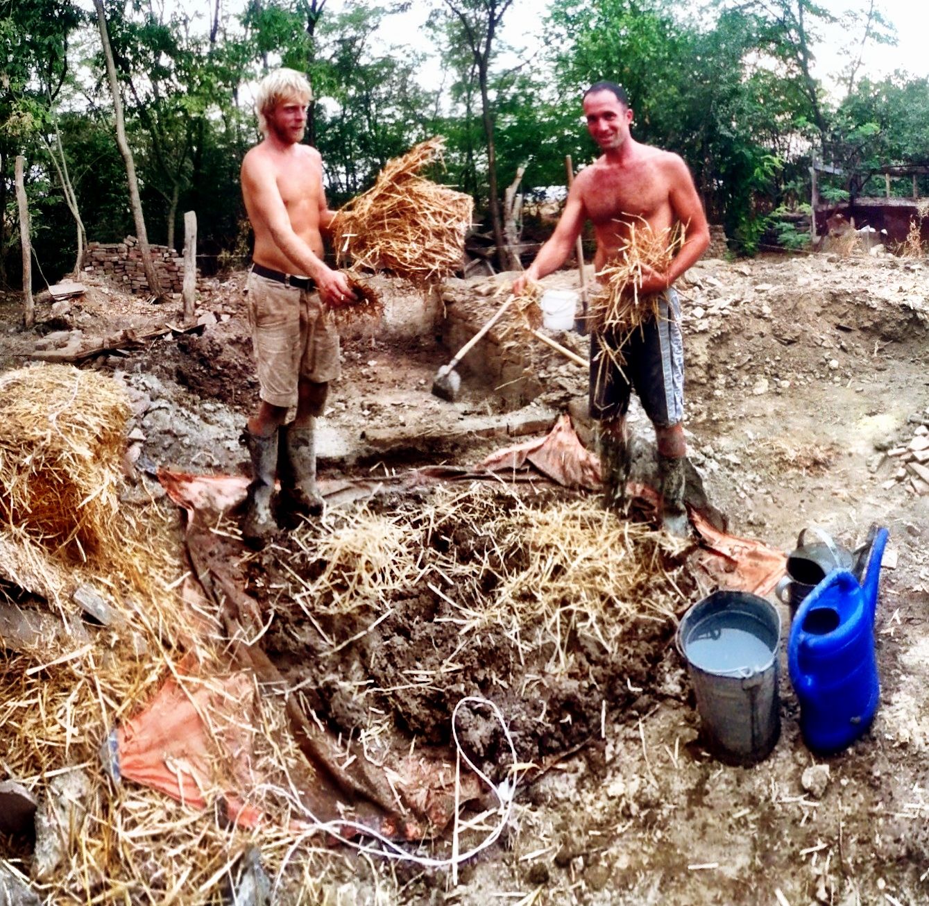 Making Straw Clay Plaster: Together, Easy, and Fun! : 8 Steps (with ...