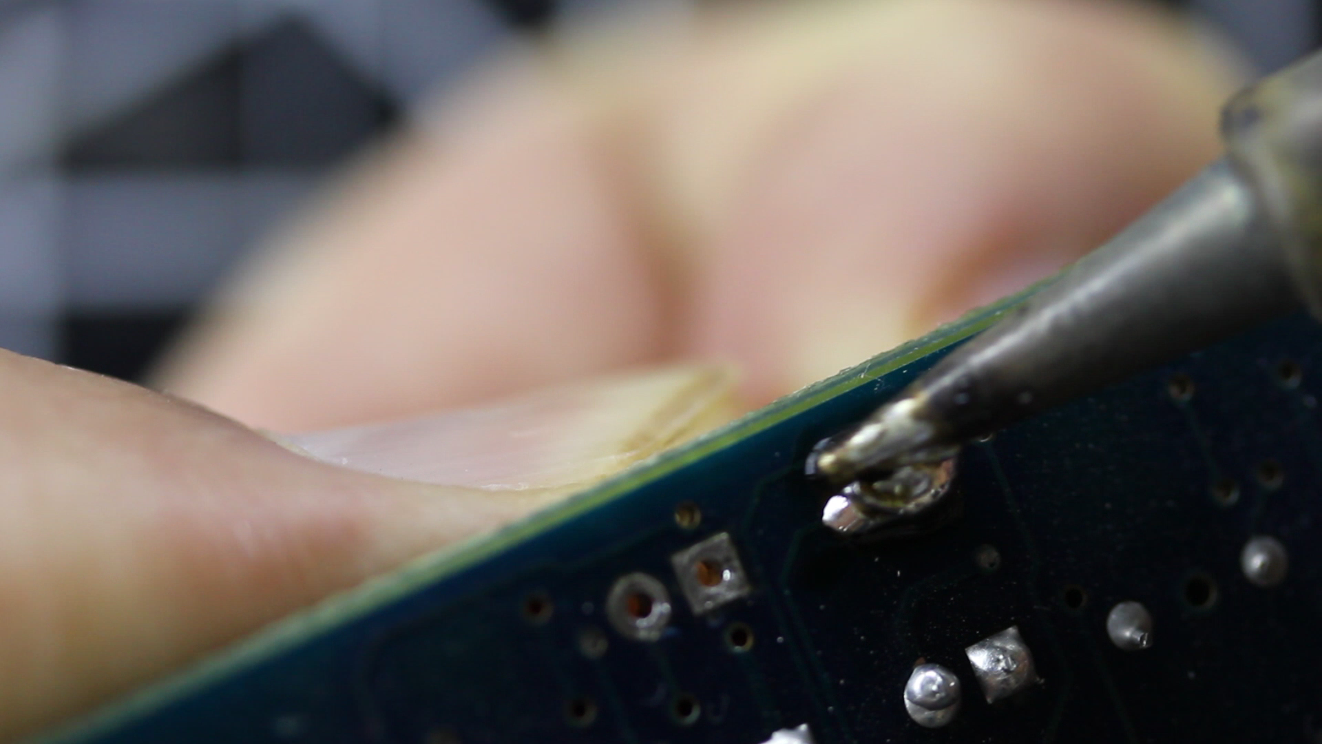 Desoldering | Soldering Basics : 8 Steps (with Pictures) - Instructables