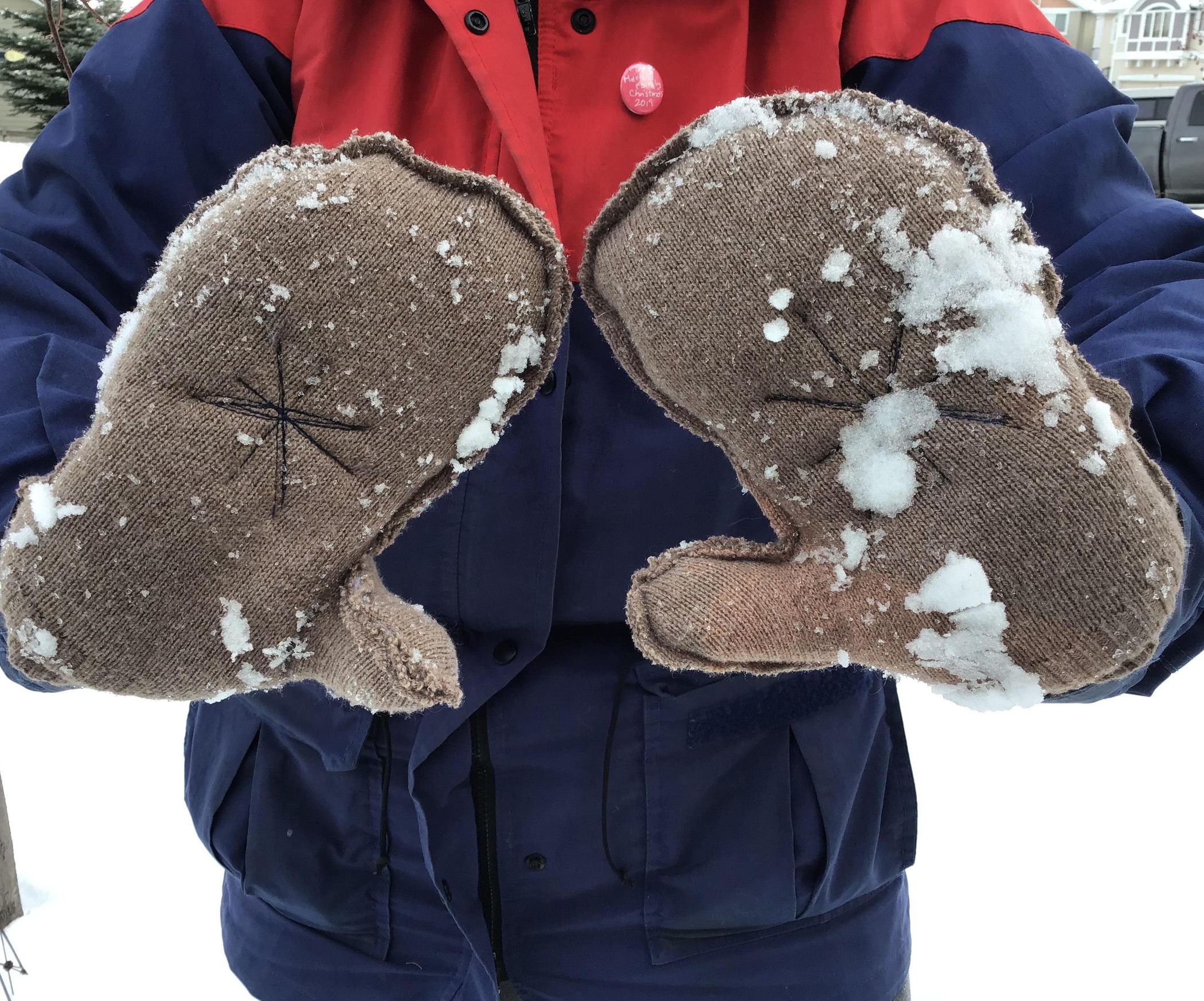 Upcycled Mittens With Poly Filling From an Old Sweater : 7 Steps (with ...