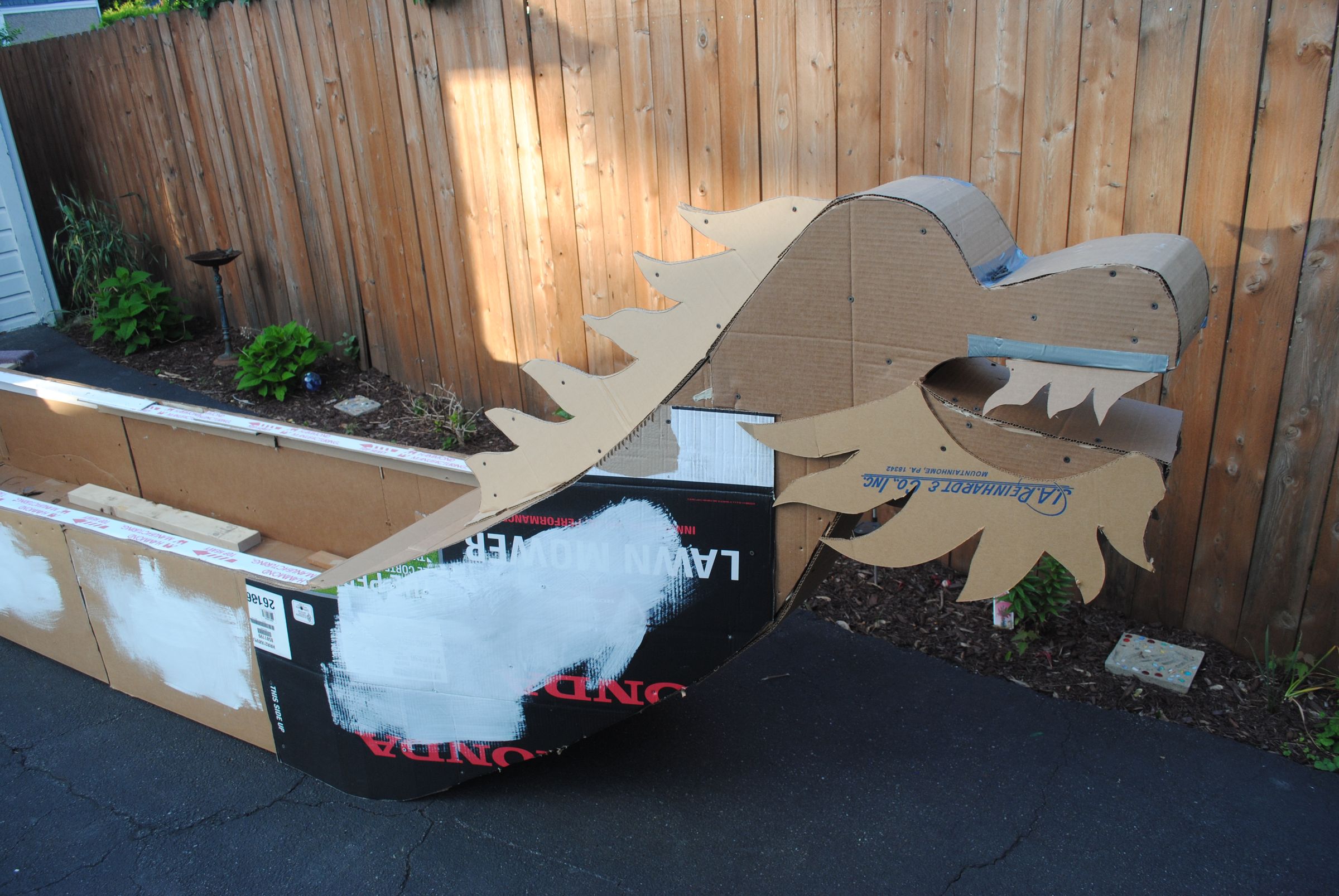 Make a Cardboard Dragon Boat! : 7 Steps (with Pictures) - Instructables
