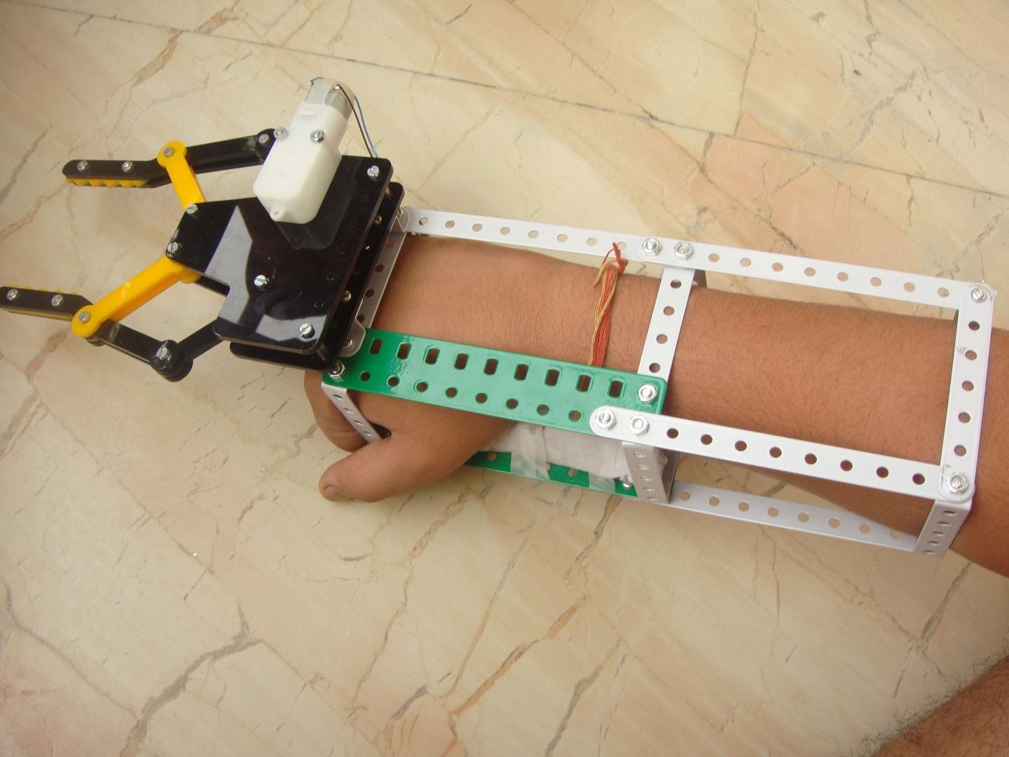 Halloween Robotic Claw : 12 Steps (with Pictures) - Instructables