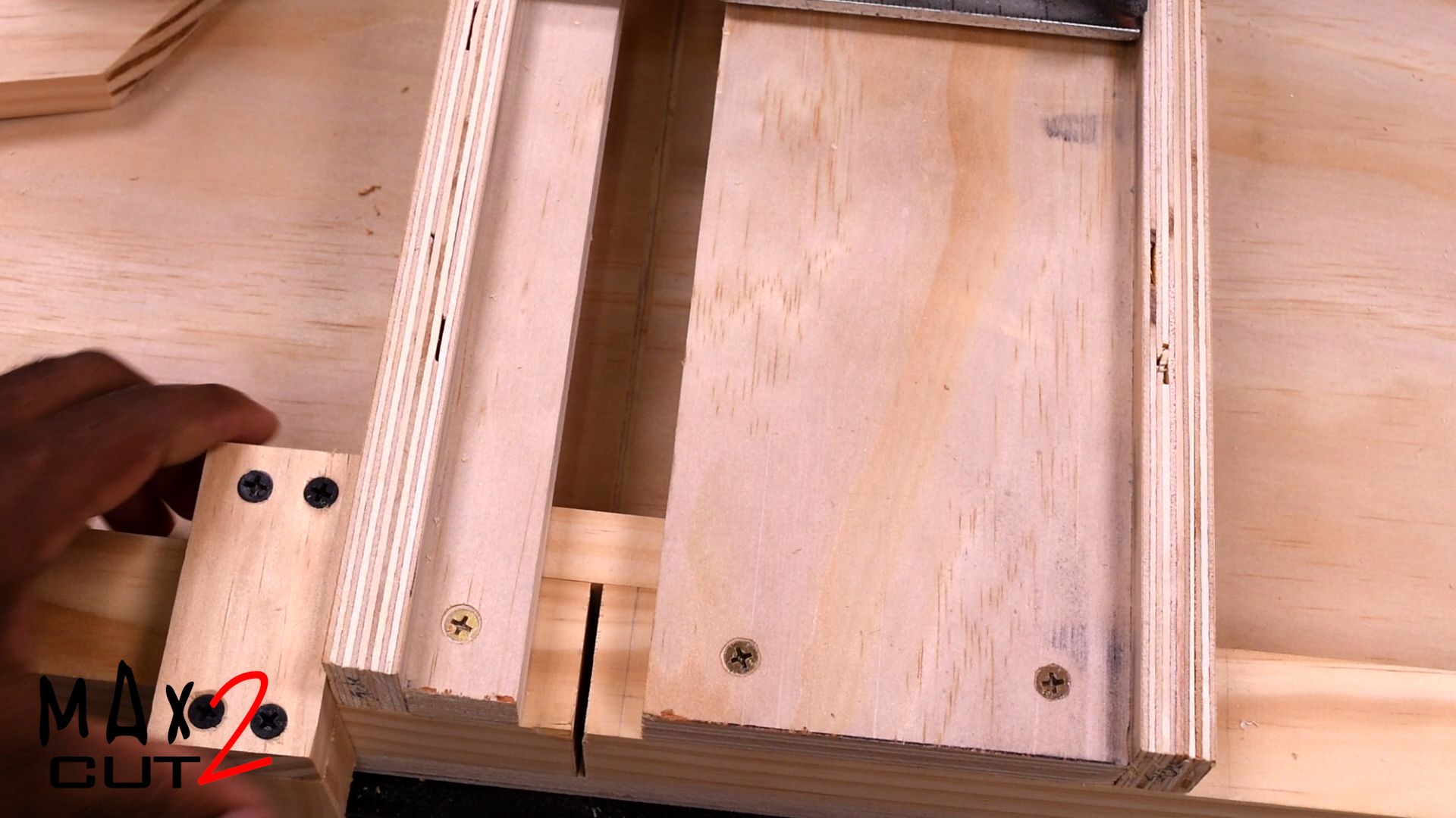 MAX CUT 2 Circular Saw Crosscut & Miter Jig : 11 Steps (with Pictures ...