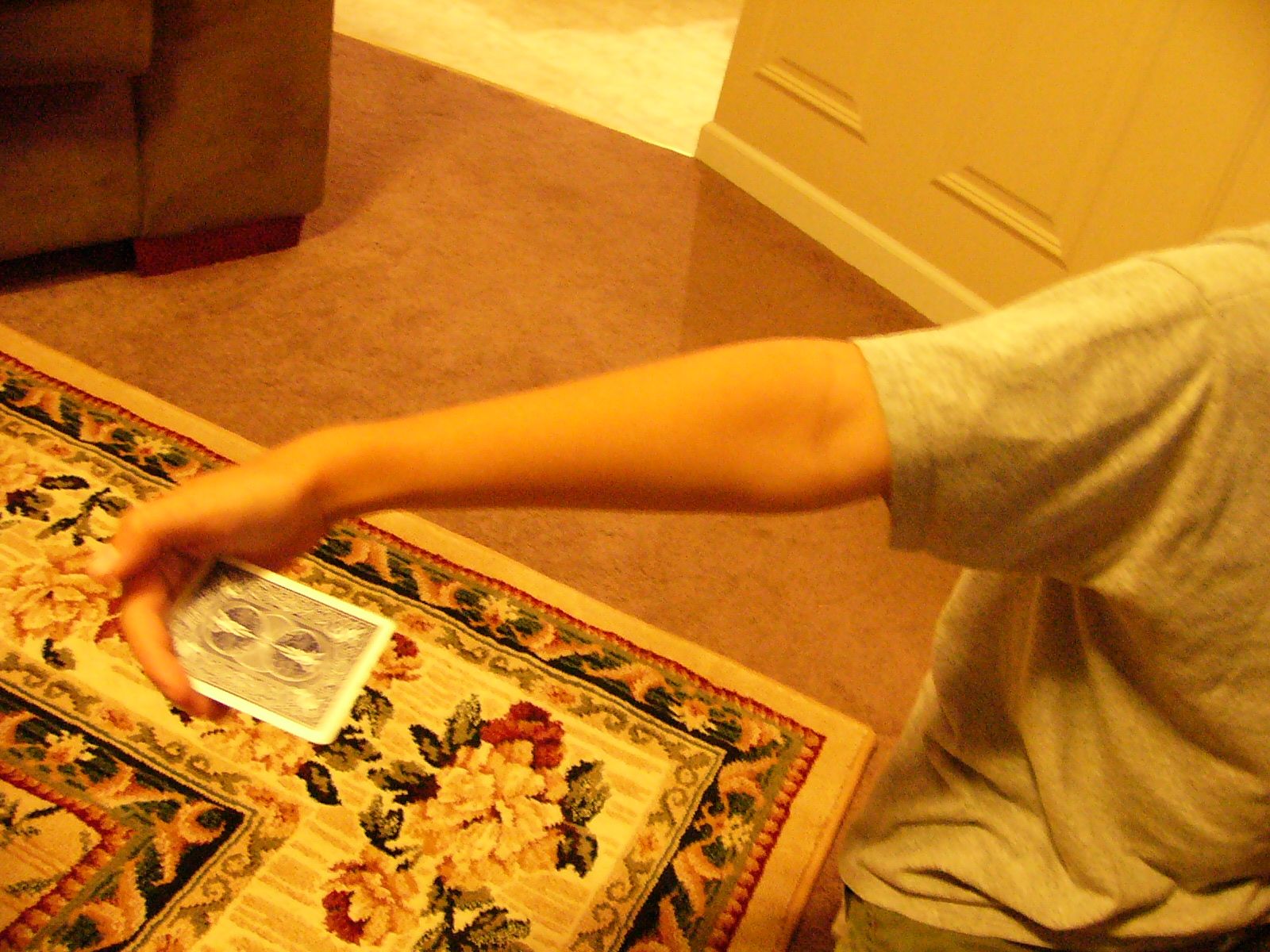 How to Card Throw : 4 Steps - Instructables