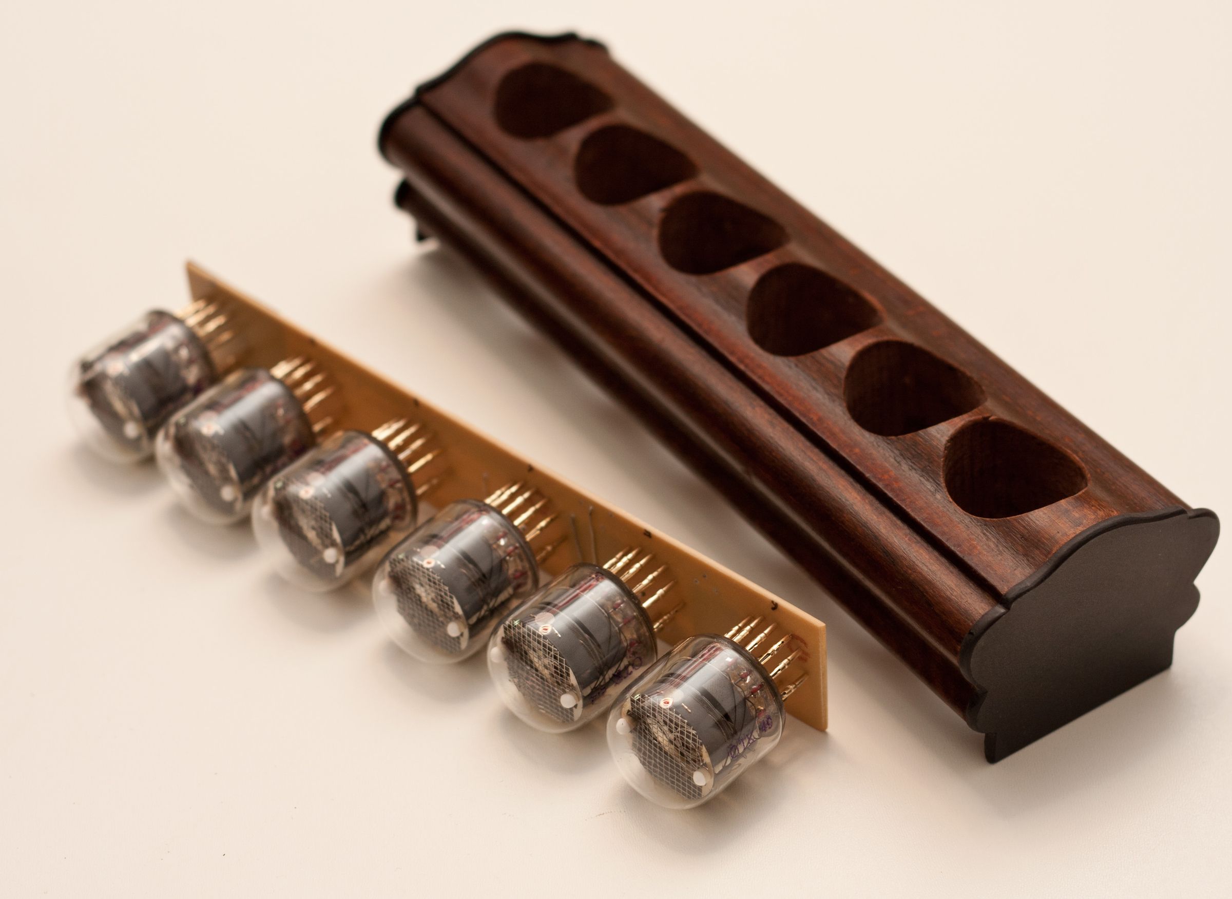 Vintage Style Nixie Wall Clock : 21 Steps (with Pictures) - Instructables