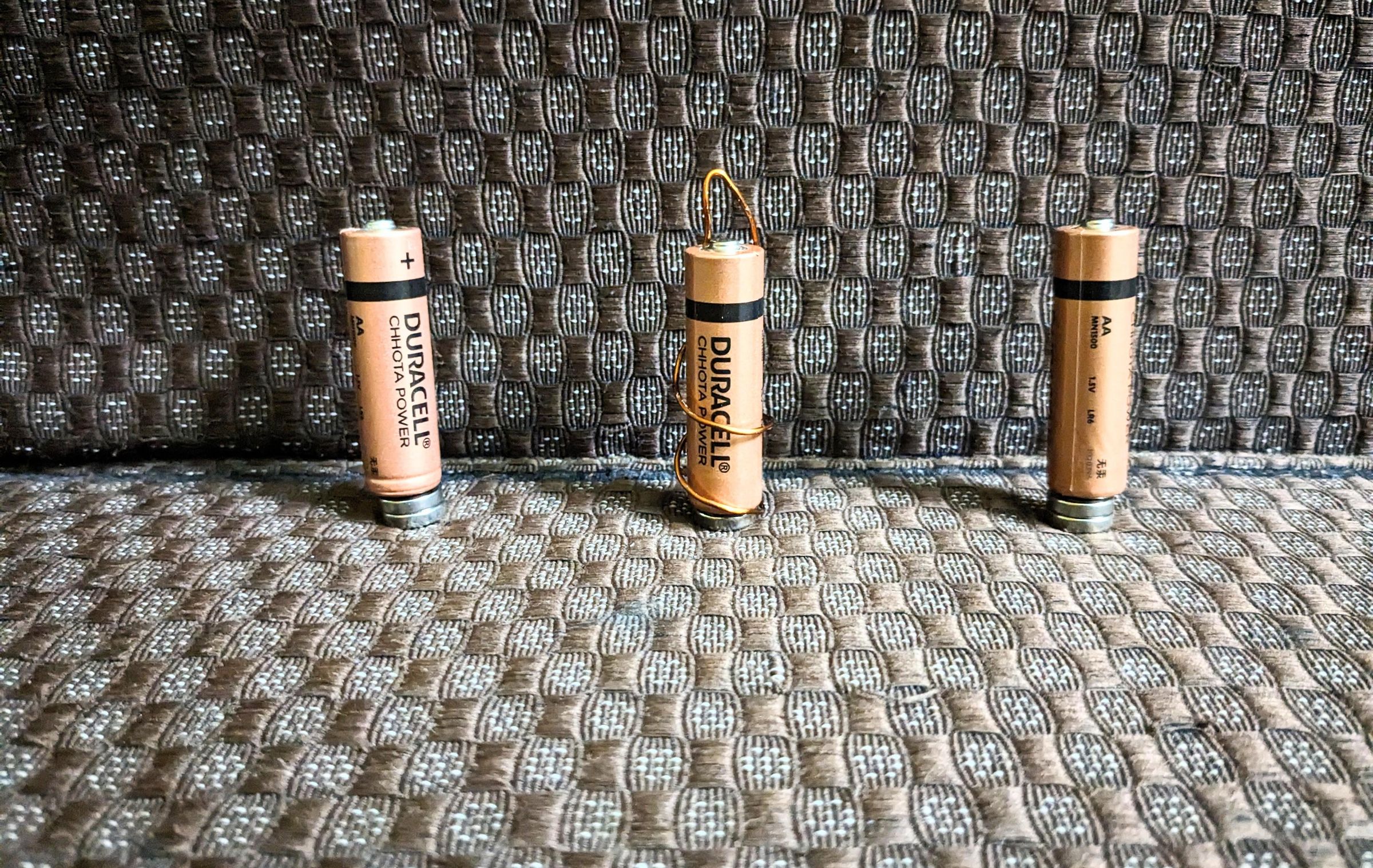 How to Make the Simplest DC Electric Motor With Magnets : 4 Steps (with ...