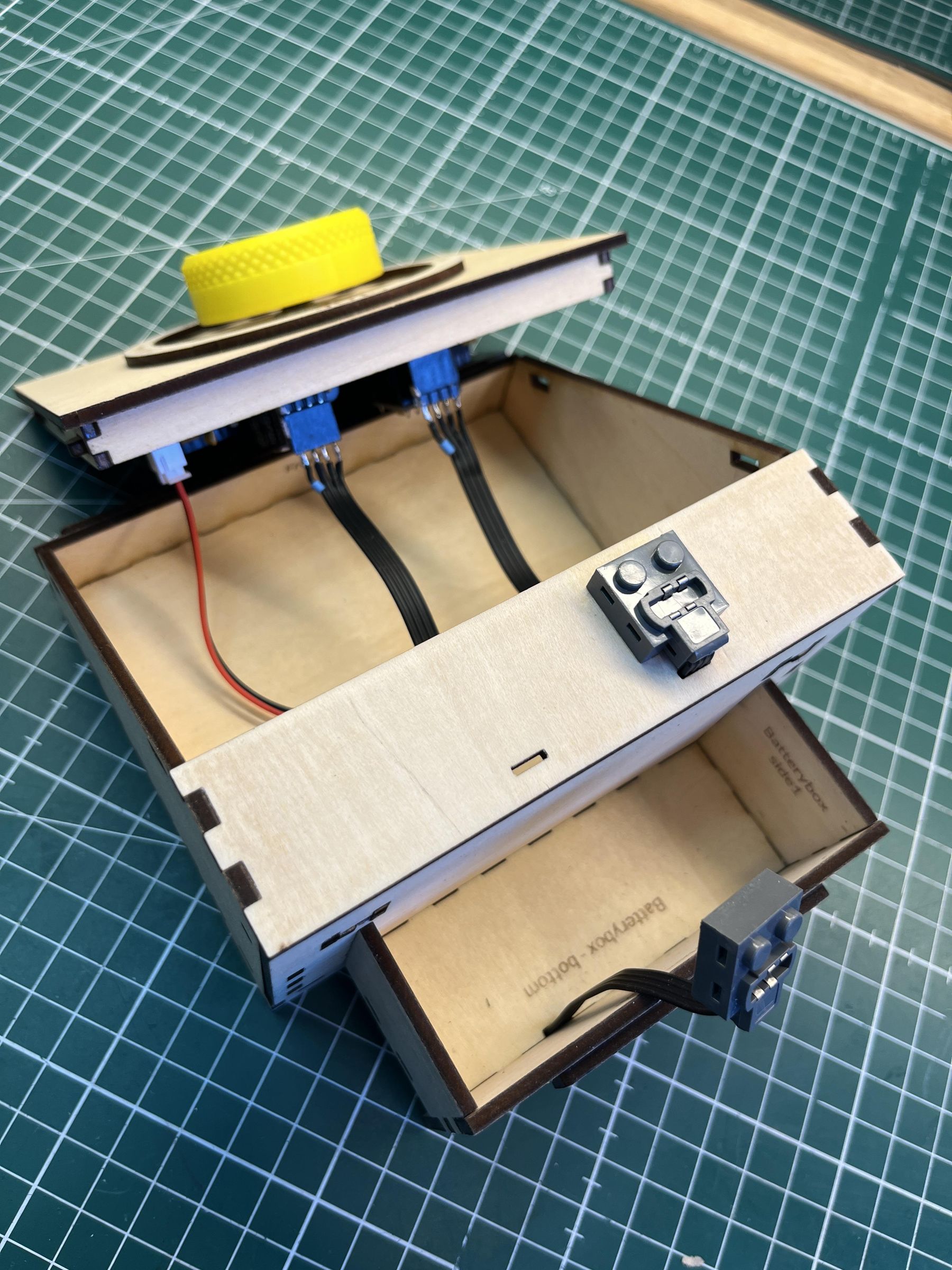 Lego Power Function (PF) Motor Speed Controller With a 16 LED Neopixel ...