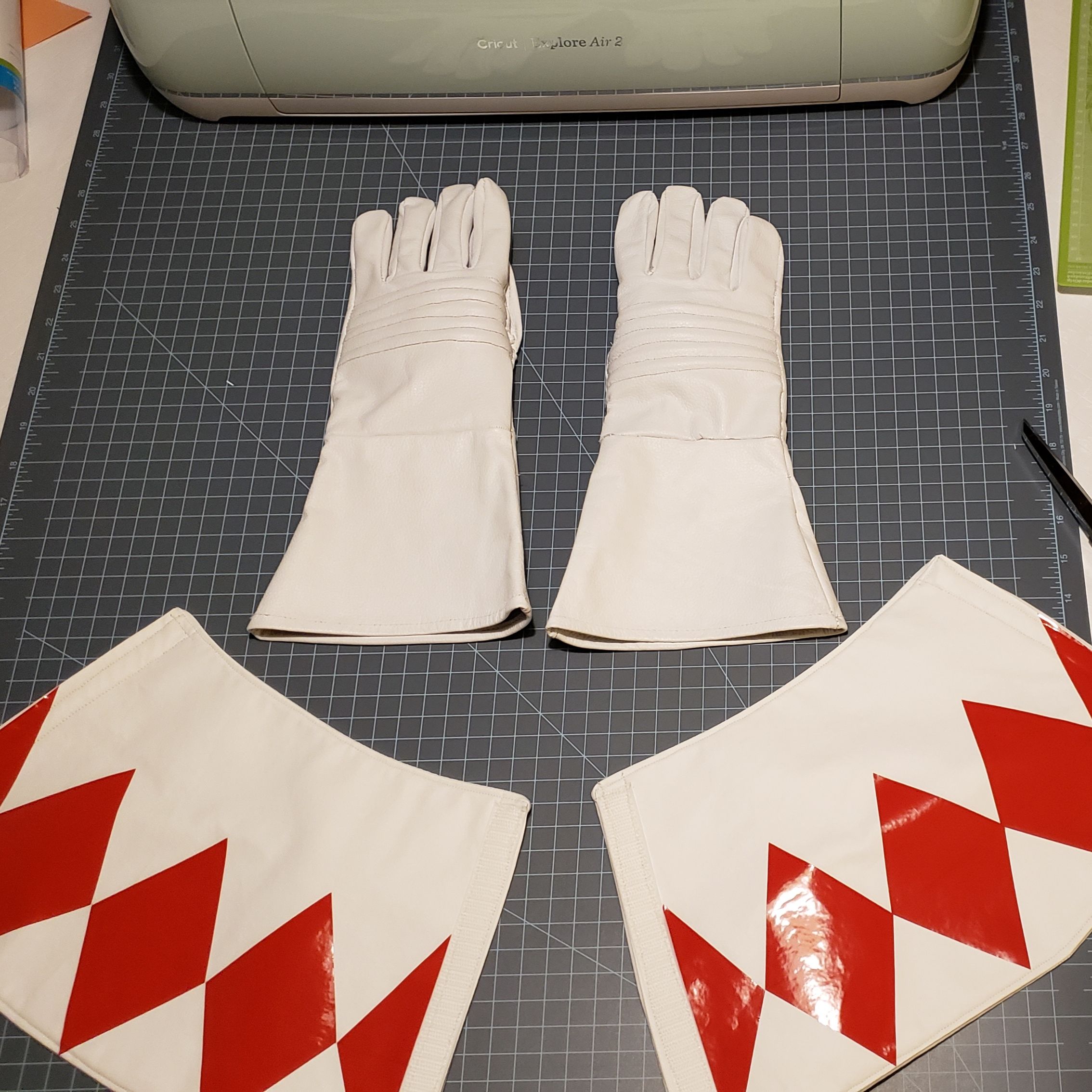 Power Rangers Gloves 2.0 : 12 Steps (with Pictures) - Instructables