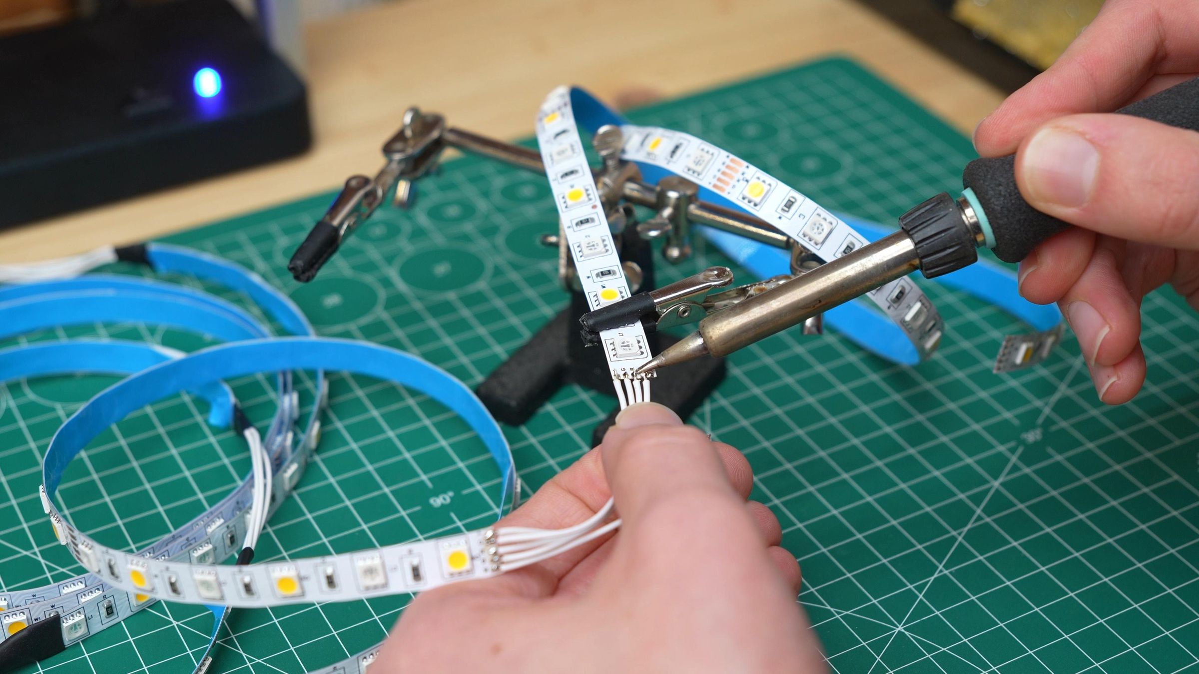 All-in-one RGBW LEDs Controller With Temperature and PIR Sensors! : 10 ...