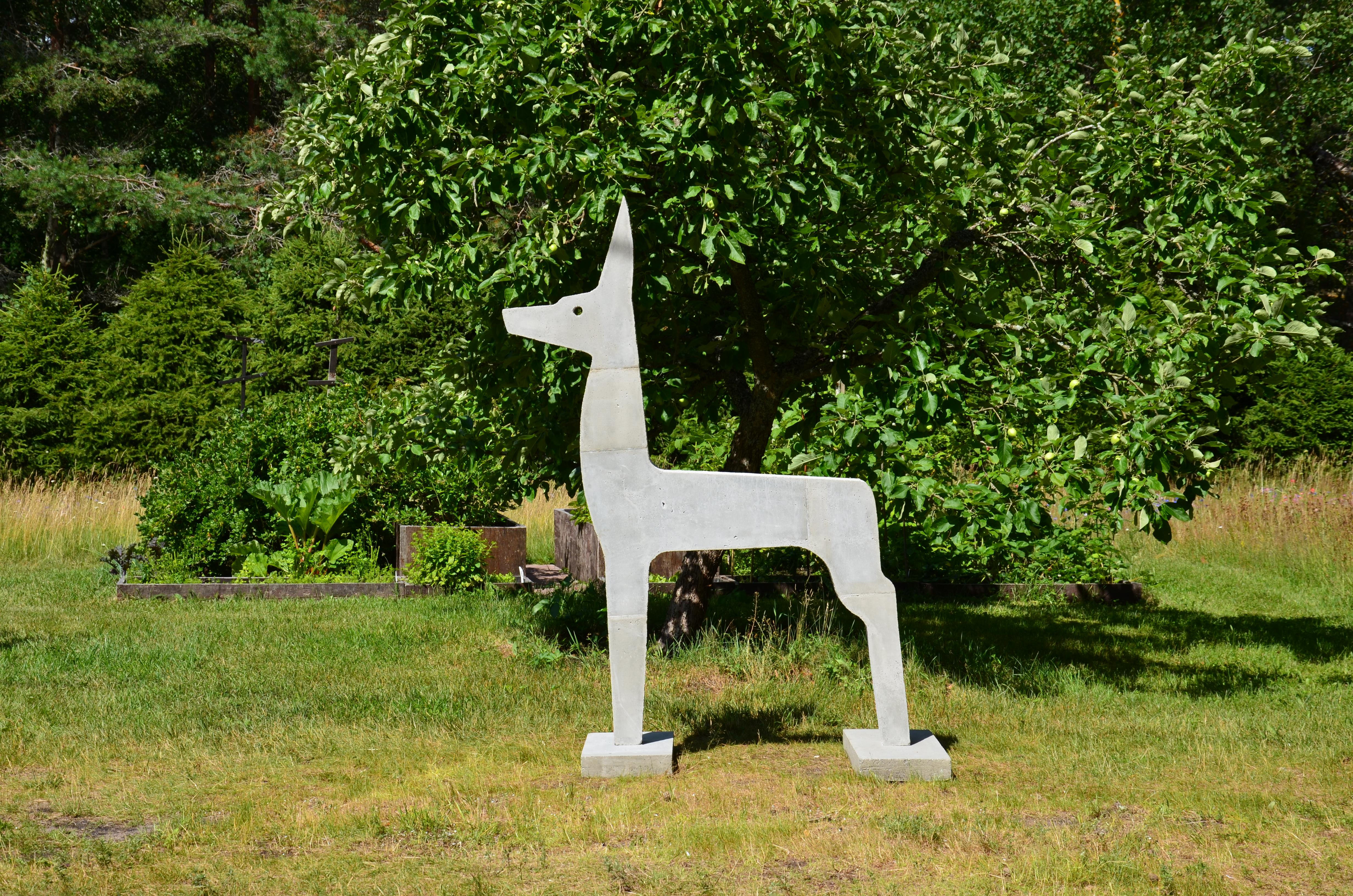 Abstract Dog Sculpture Made Using Concrete : 7 Steps (with Pictures ...