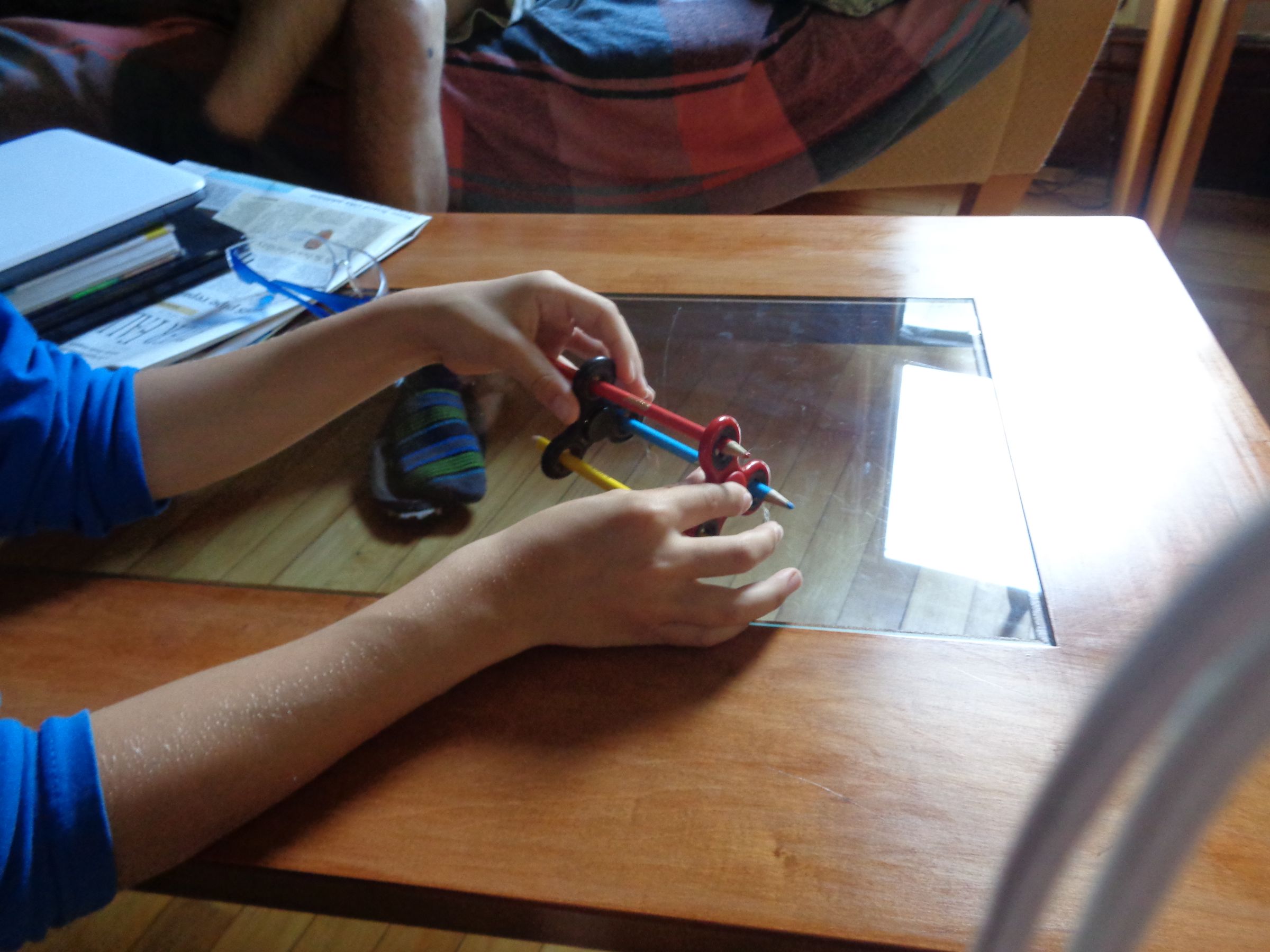 Fidget Spinner Phone Stand : 6 Steps (with Pictures) - Instructables