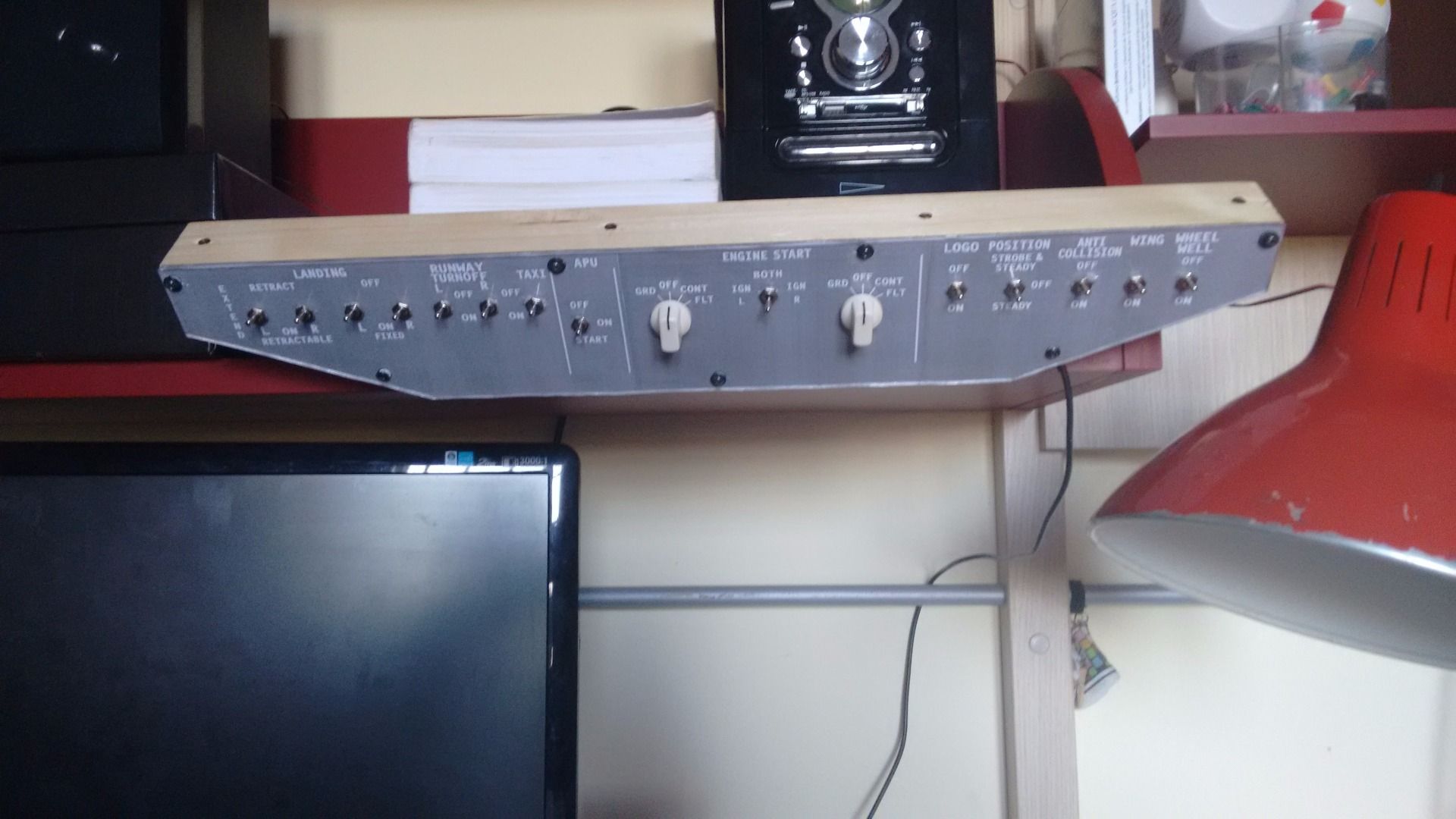 FSX Boeing 737NG Lights Overhead Panel (Italian Version) : 6 Steps ...