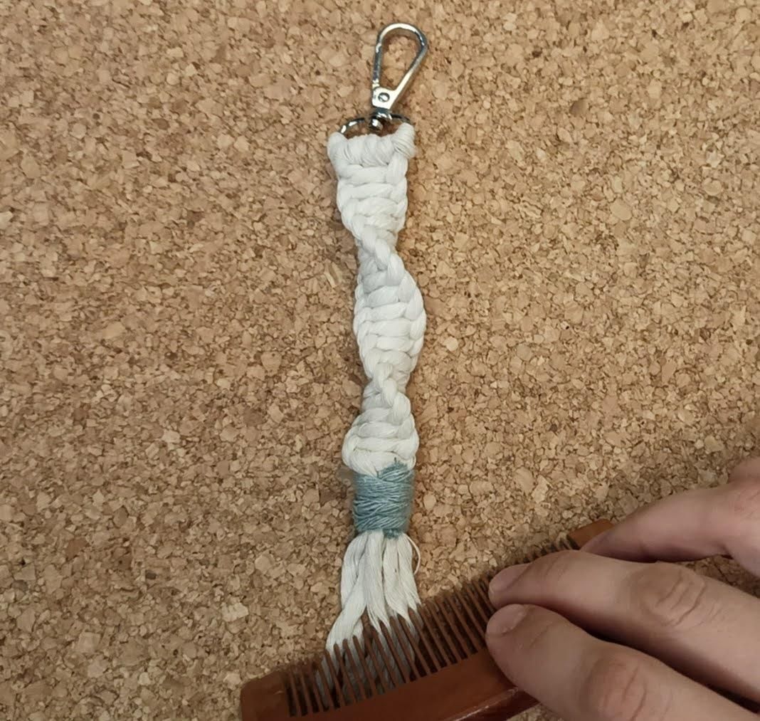 How to Make a Macrame Wristlet Keychain? Step by Step Tutorial for Beginners : 6 Steps (with ...