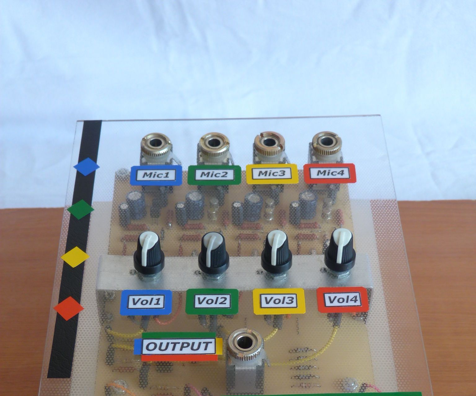 4 Microphones Mixer Preamplifier : 6 Steps (with Pictures) - Instructables
