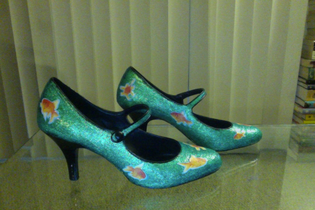 Glitter Sticker Shoes : 10 Steps - Instructables
