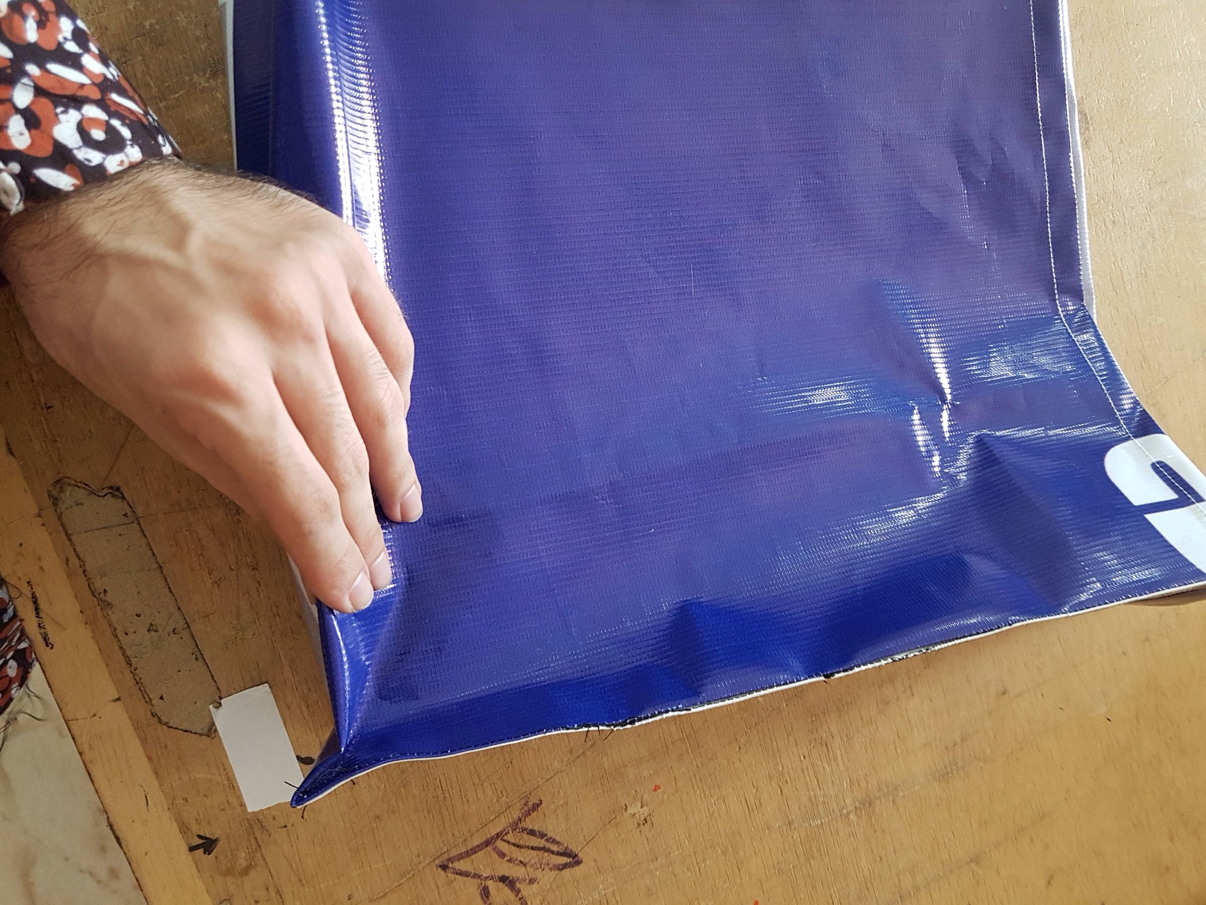 Upcycled Banner Tote Bag : 13 Steps (with Pictures) - Instructables