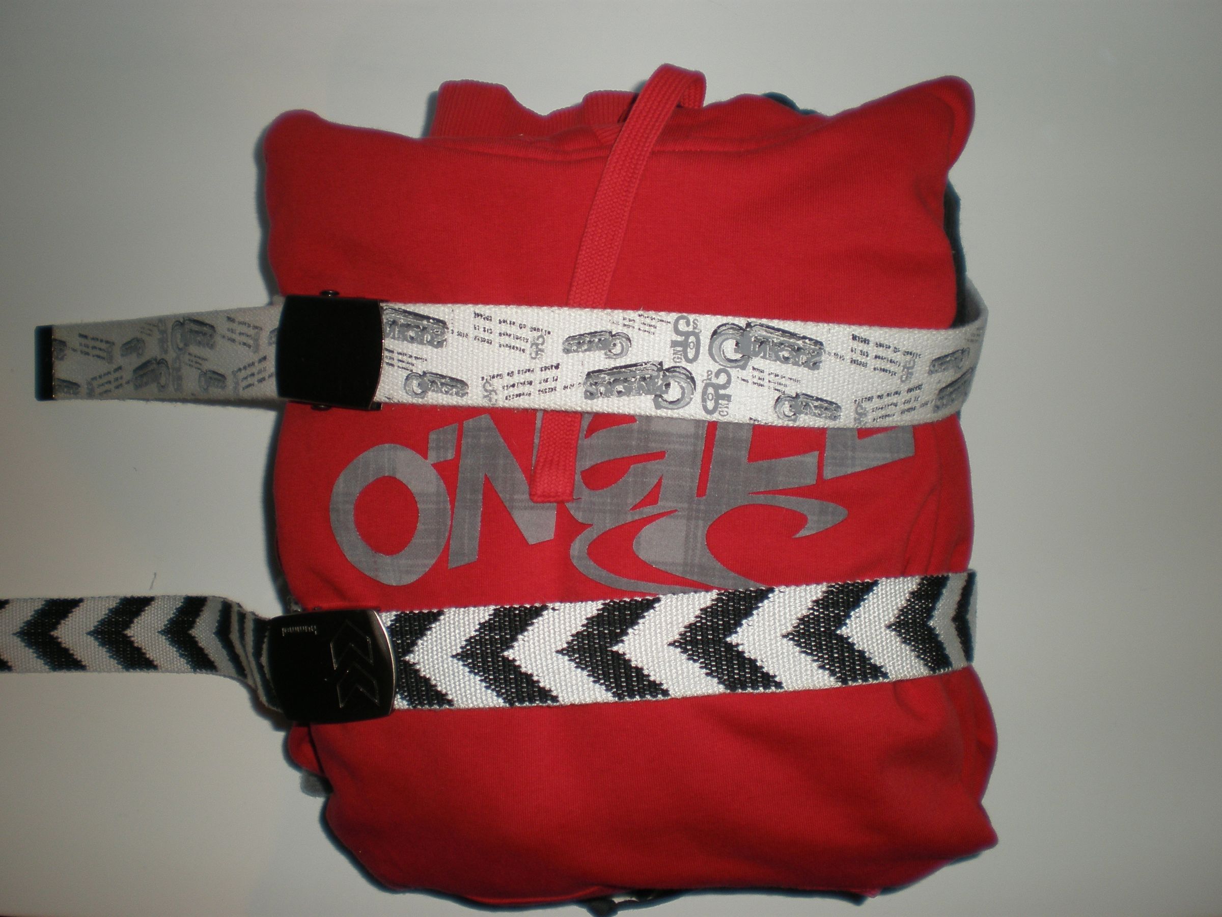 Pack a Suitcase Better Using Belts : 5 Steps - Instructables
