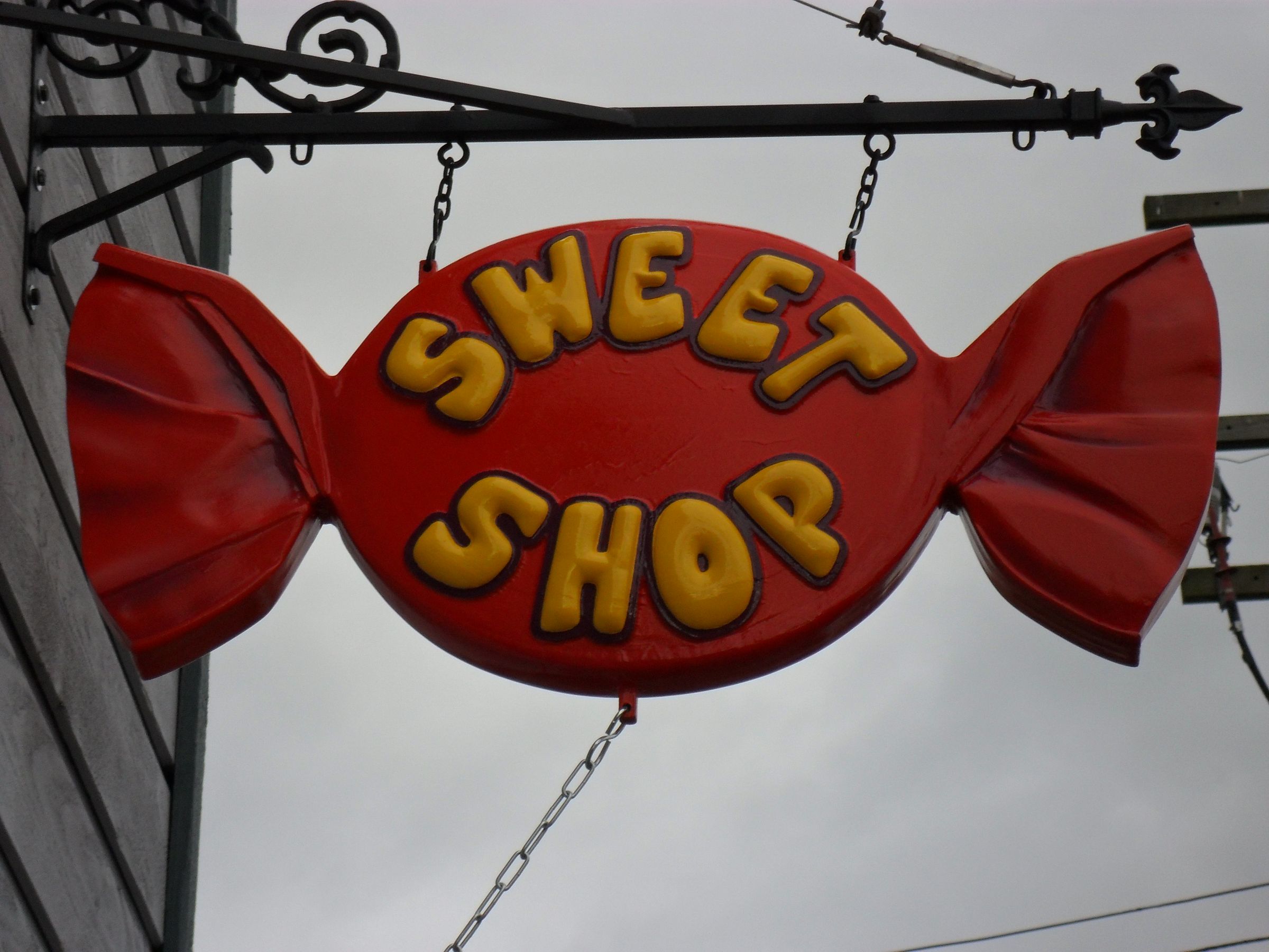 Large Wrapped Candy Sign - Instructables