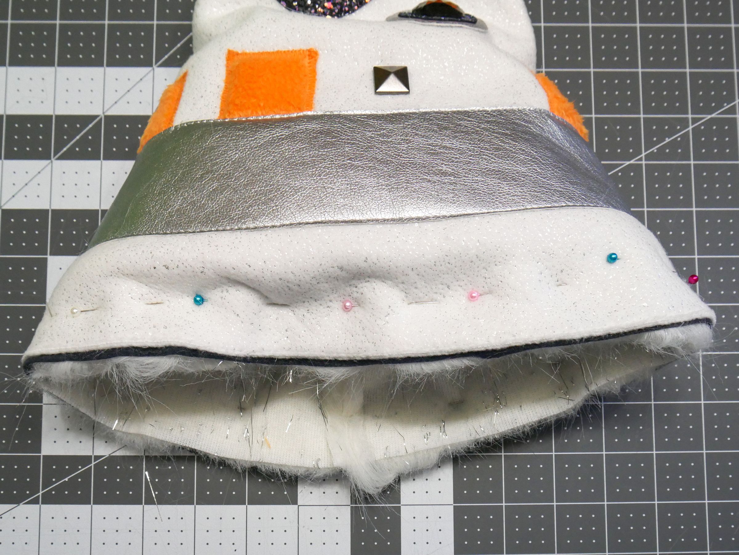 Star Wars BB8 Inspired Santa Hat : 10 Steps (with Pictures) - Instructables