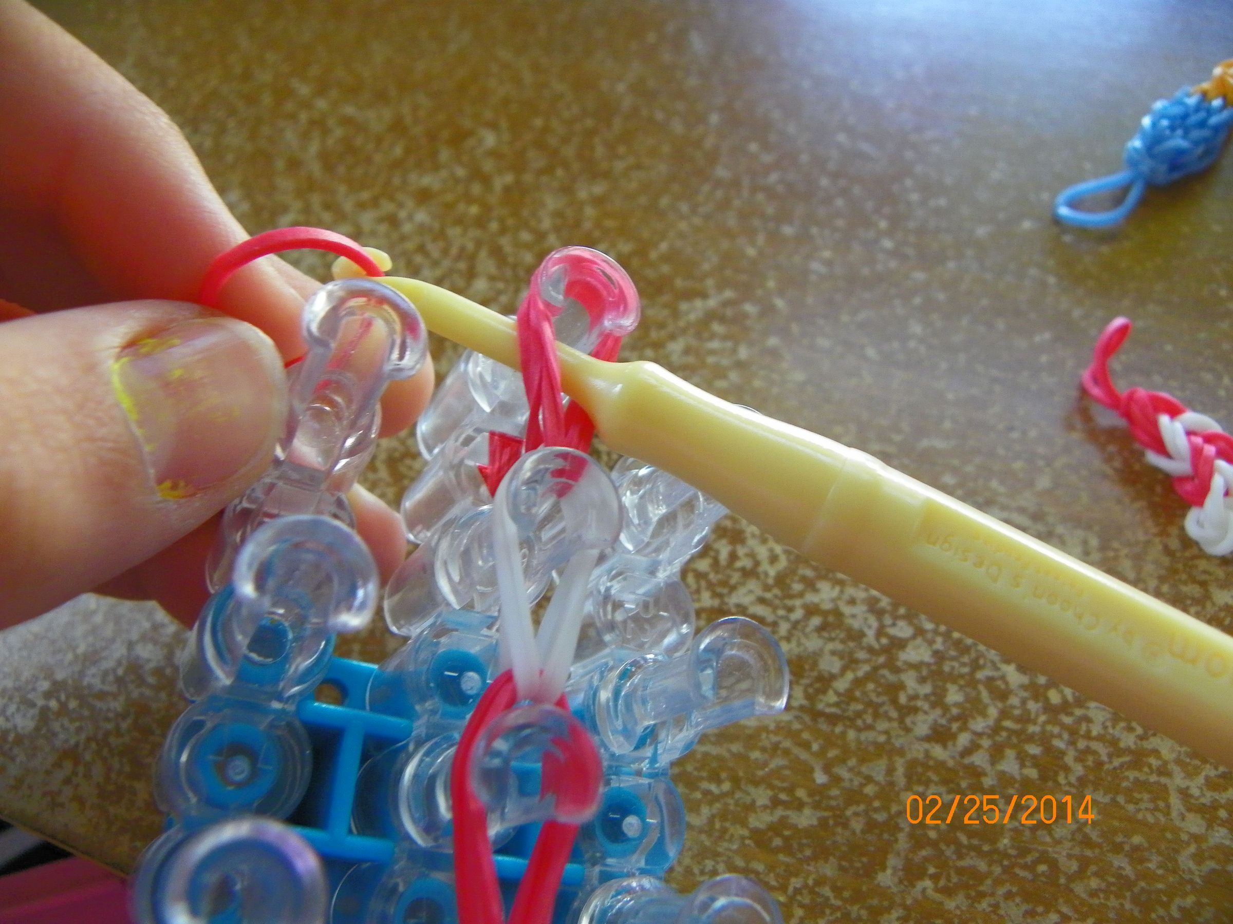 Rainbow Loom Treats Charms : 4 Steps - Instructables
