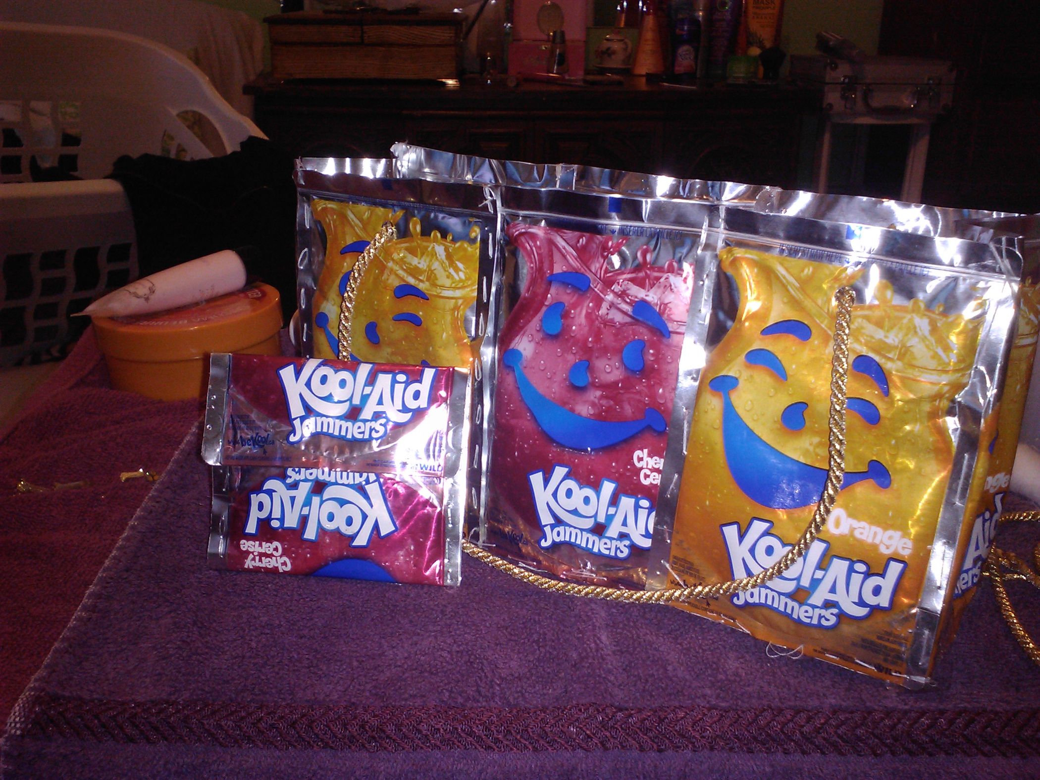 How to Make a Kool-aid Bag and Wallet : 9 Steps - Instructables