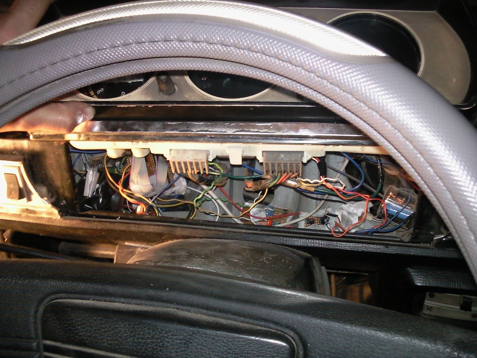 Digital Multimeter for Your Car : 5 Steps - Instructables