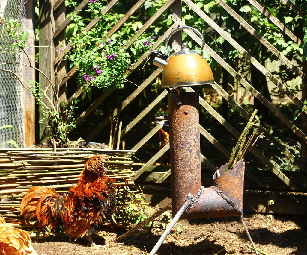 How to Make an Artistic 'J' Rocket From Scrap Metal - Rooster/Cockerel ...