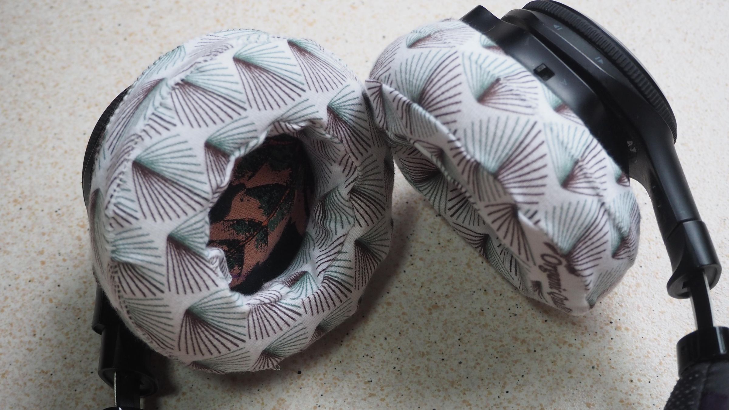 Headphone Cushions : 10 Steps (with Pictures) - Instructables
