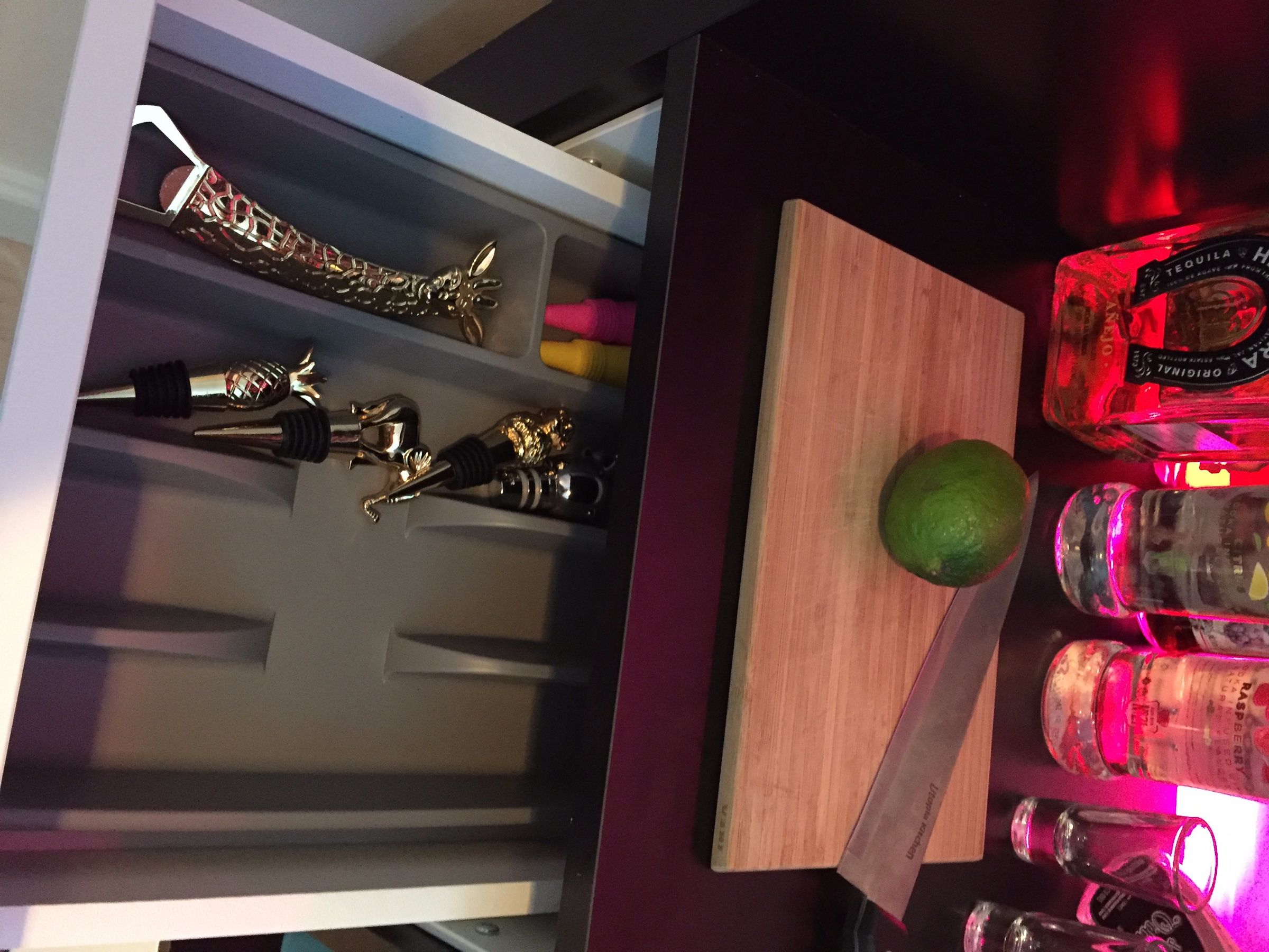 IKEA Expedit / Kallax Bar : 5 Steps (with Pictures) - Instructables