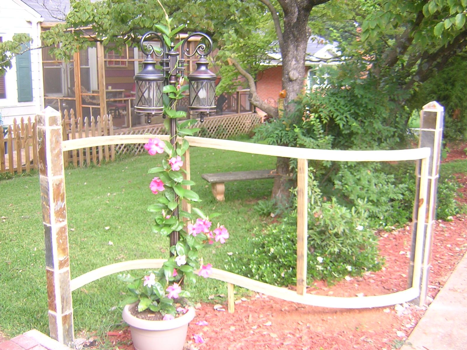 Build a Curved Wooden Fence : 3 Steps (with Pictures) - Instructables