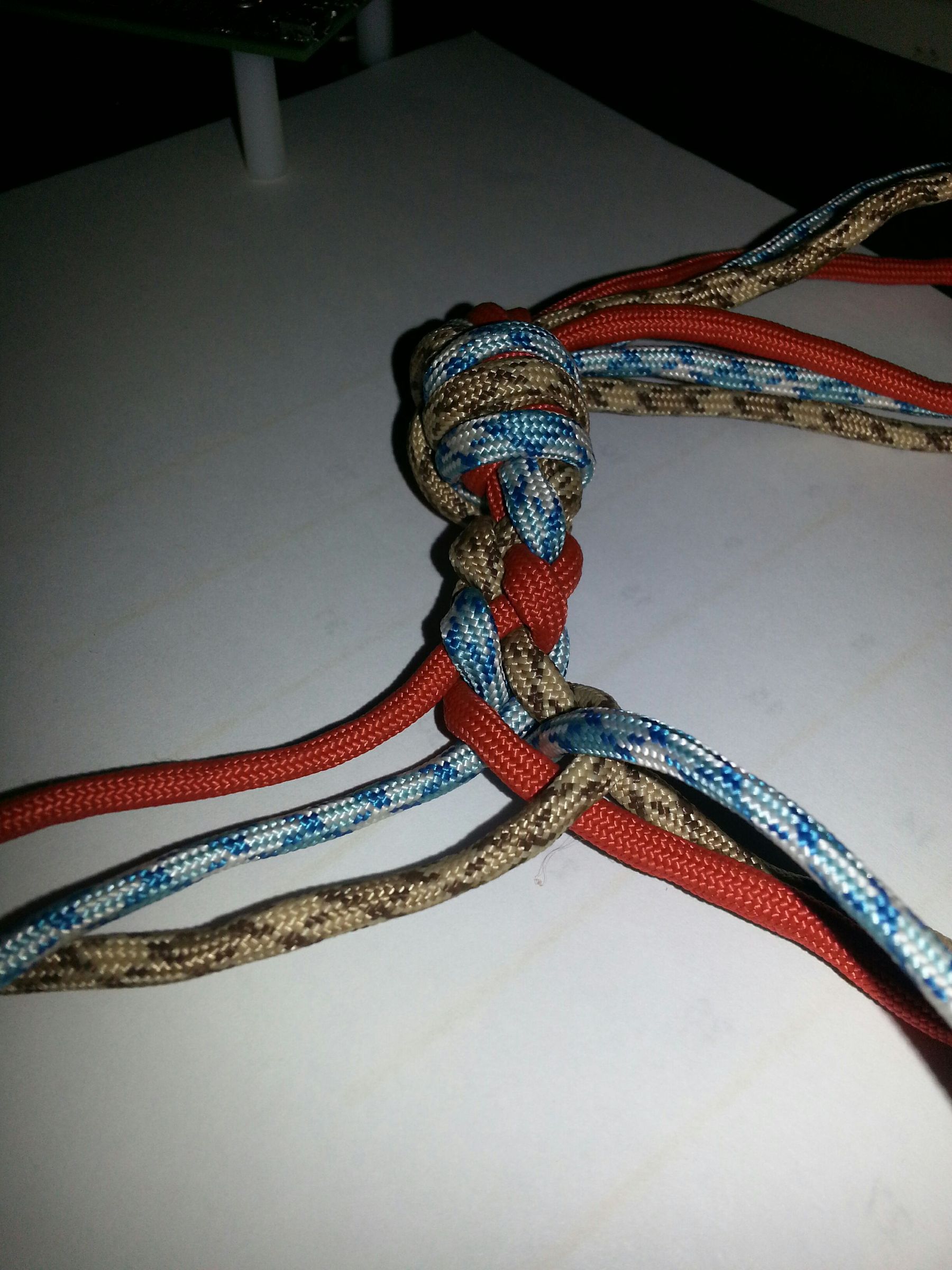 6 Strand Round Braid : 3 Steps - Instructables