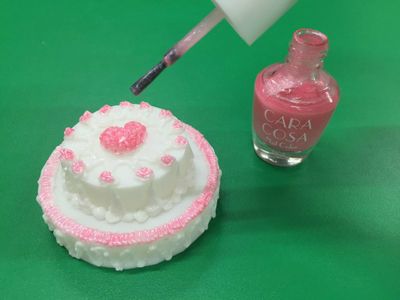 Make a Plastic Wedding Cake : 4 Steps - Instructables
