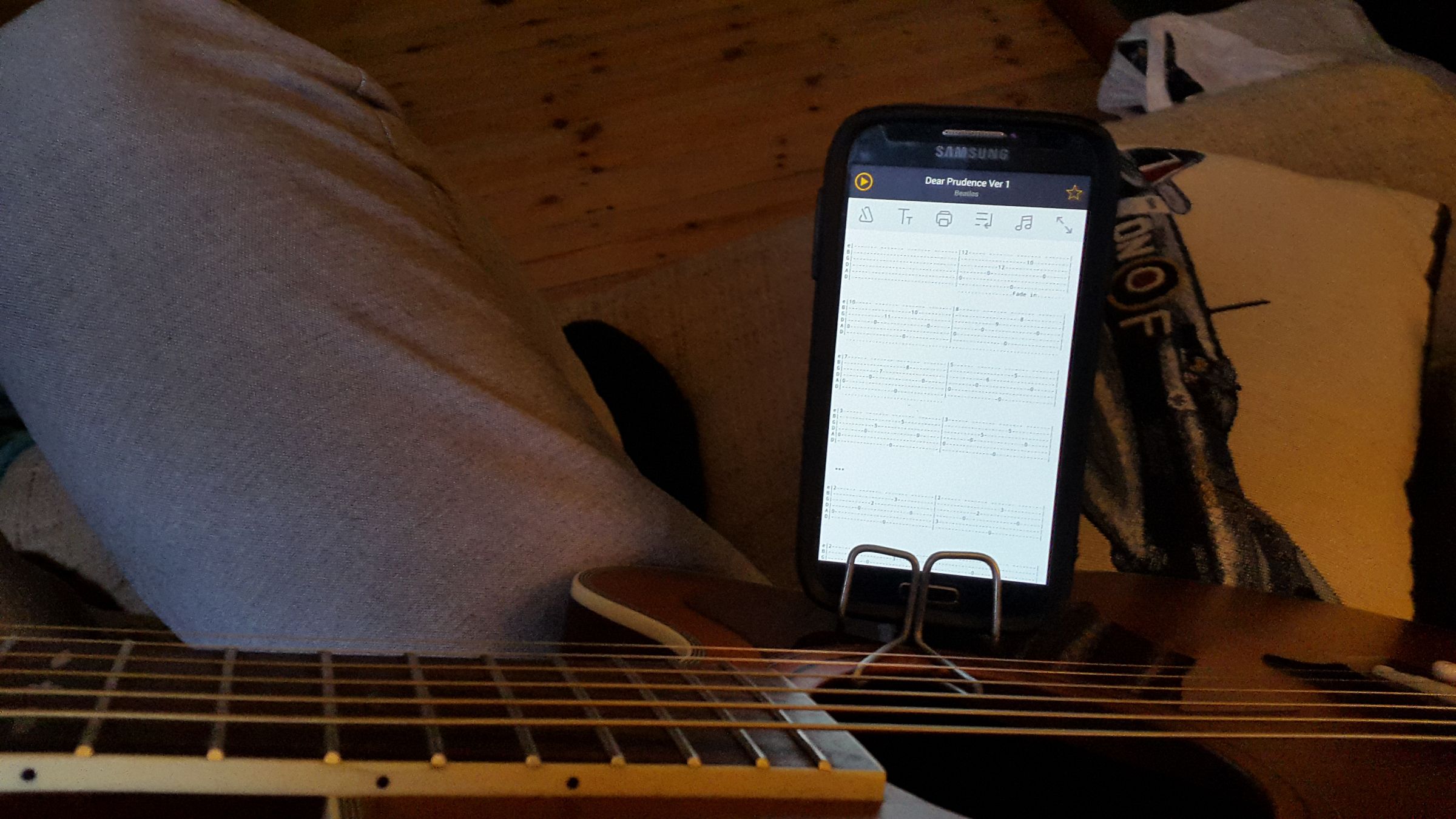 Guitar Smartphone Holder - Instructables