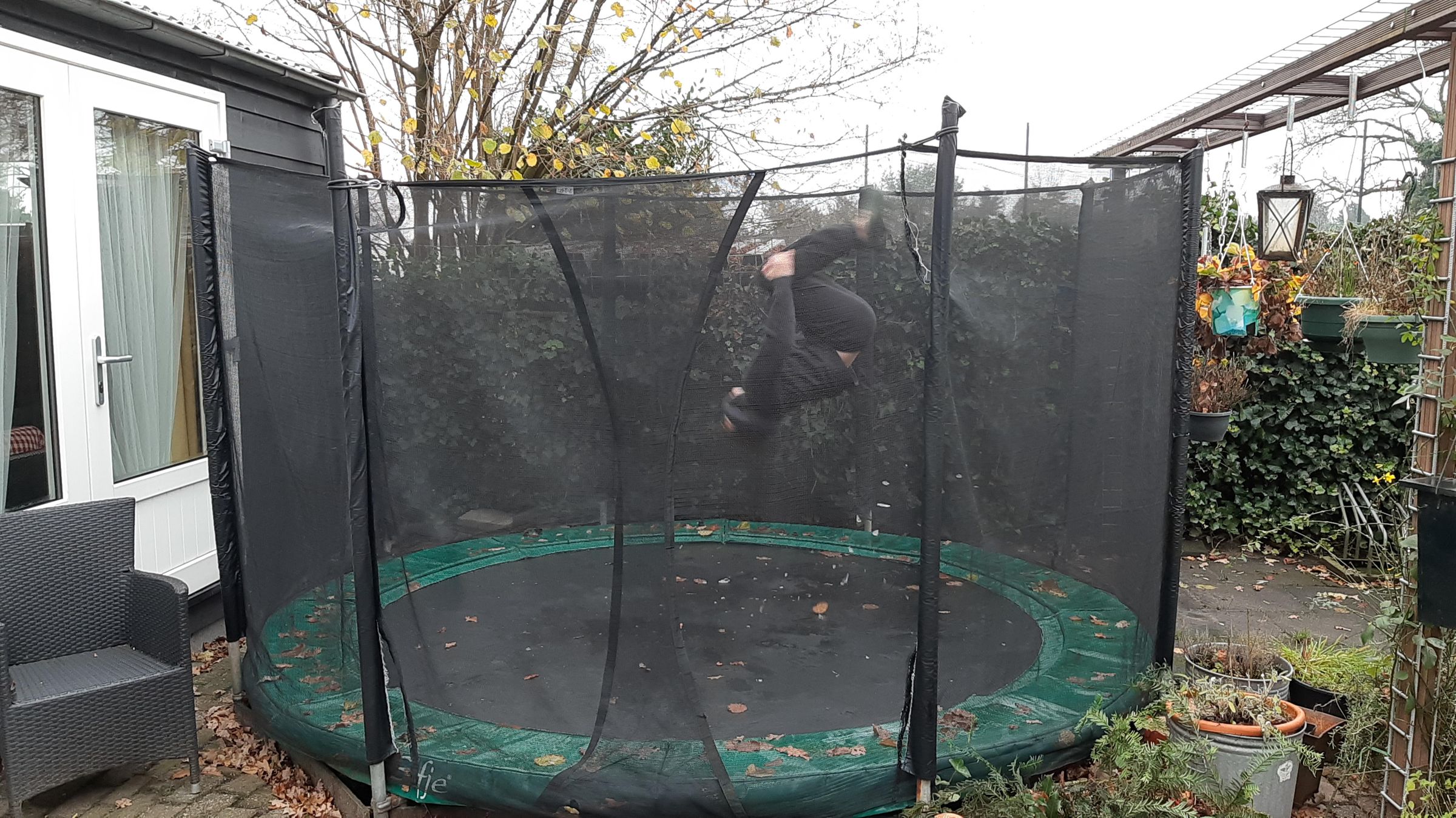 How to Do a Backflip : 7 Steps - Instructables