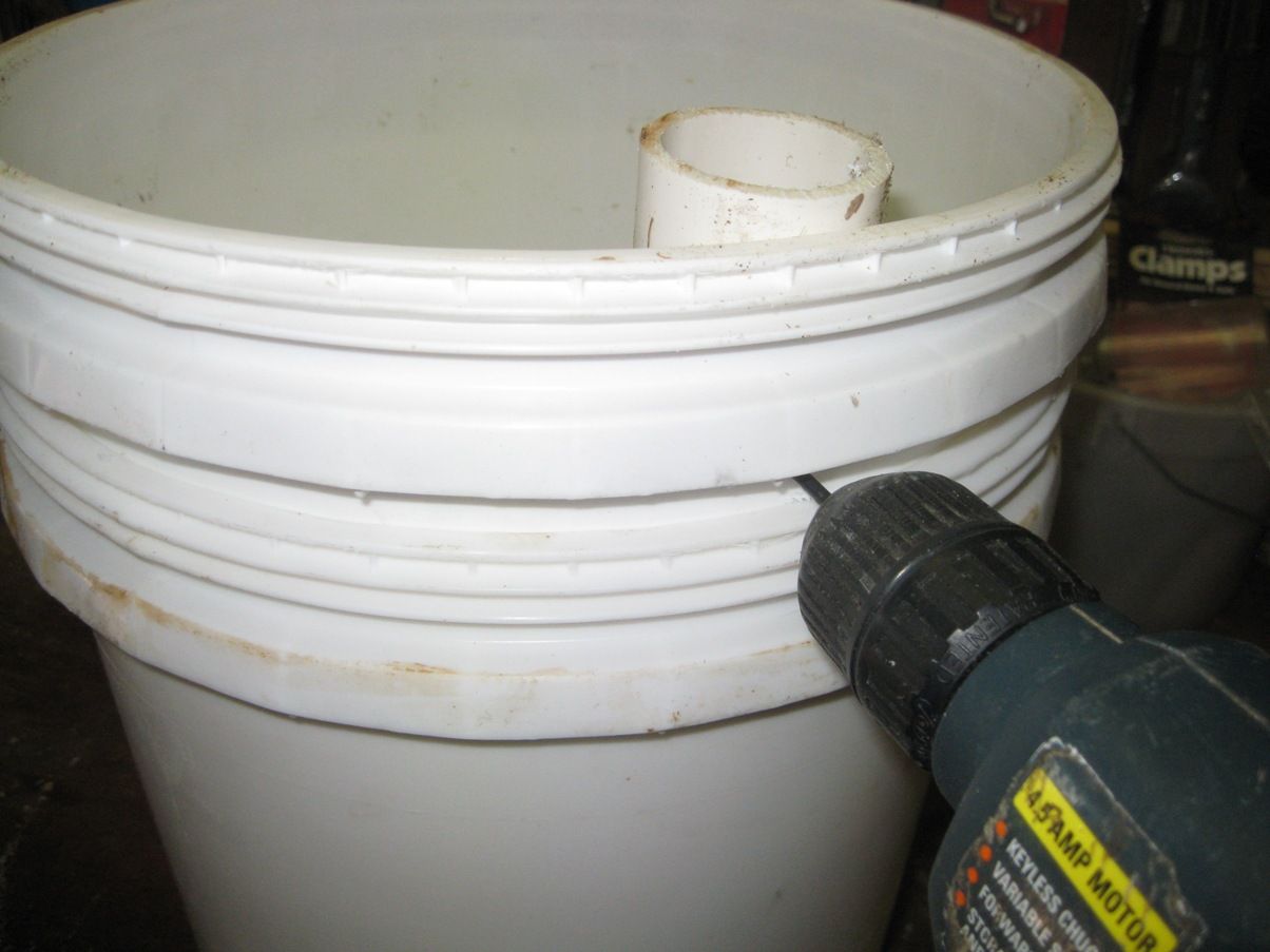 Self-watering Bucket Planter : 6 Steps (with Pictures) - Instructables