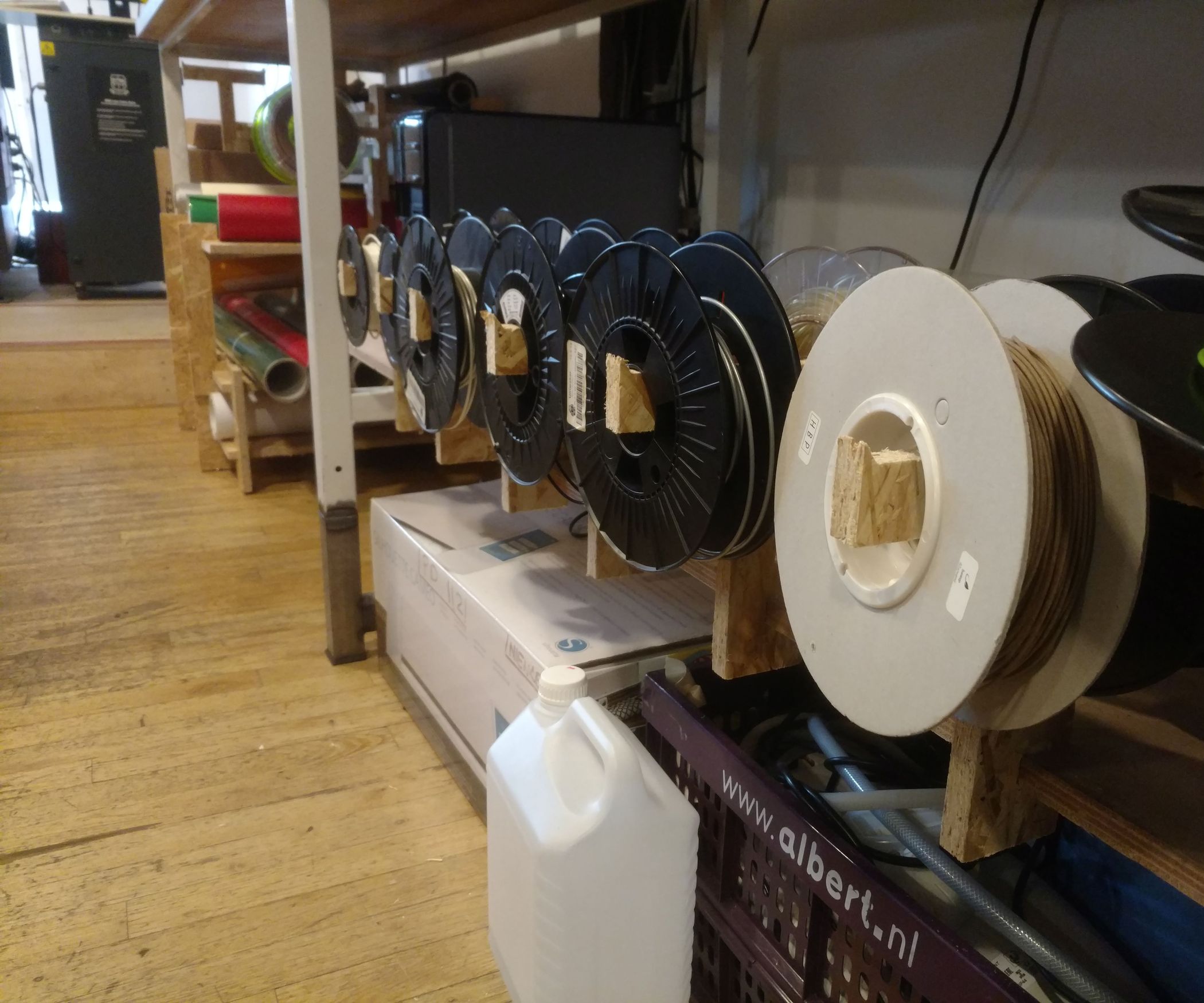 Filament Holders : 5 Steps (with Pictures) - Instructables