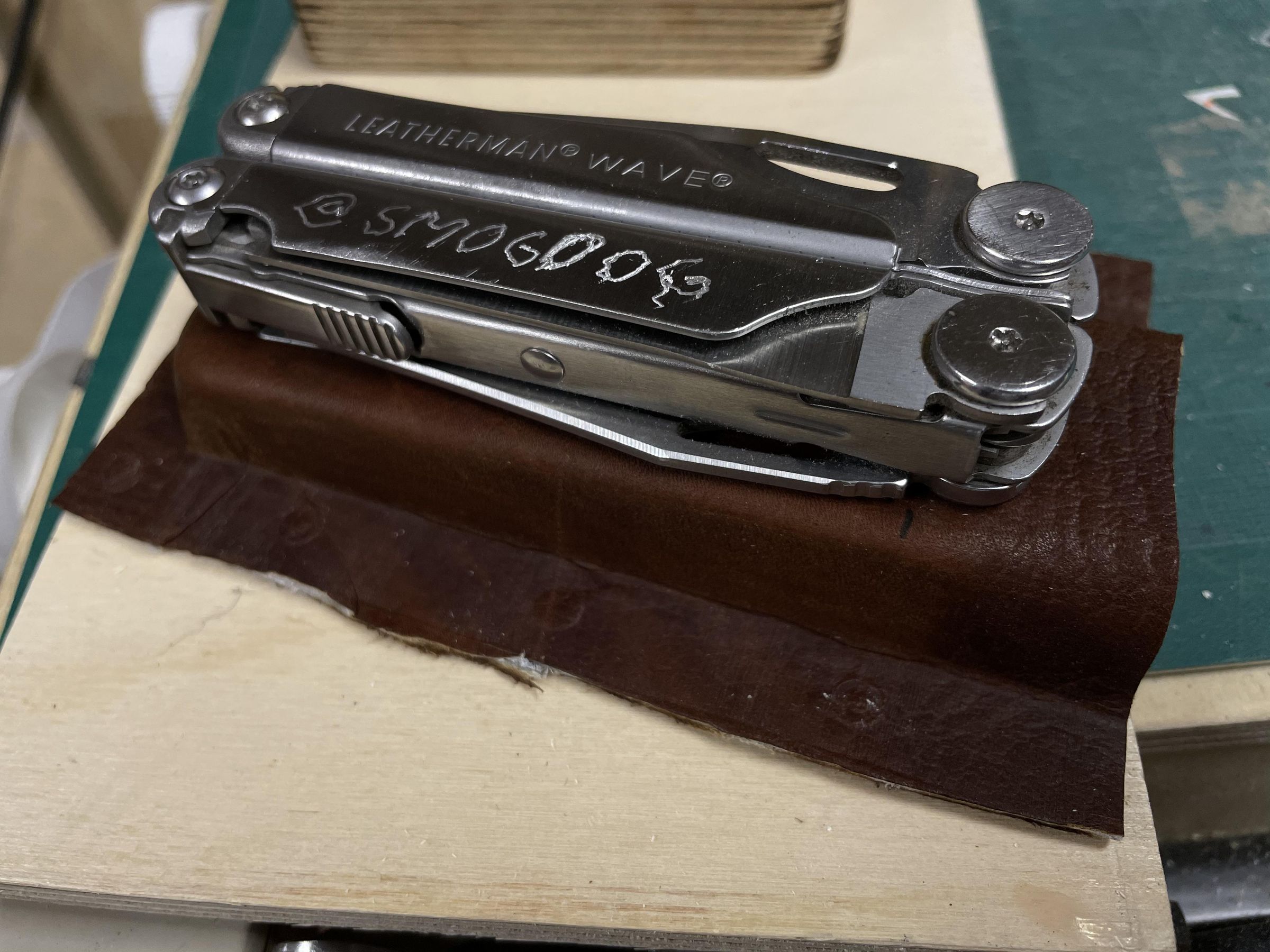 Leatherman Horizontal Sheath : 12 Steps (with Pictures) - Instructables