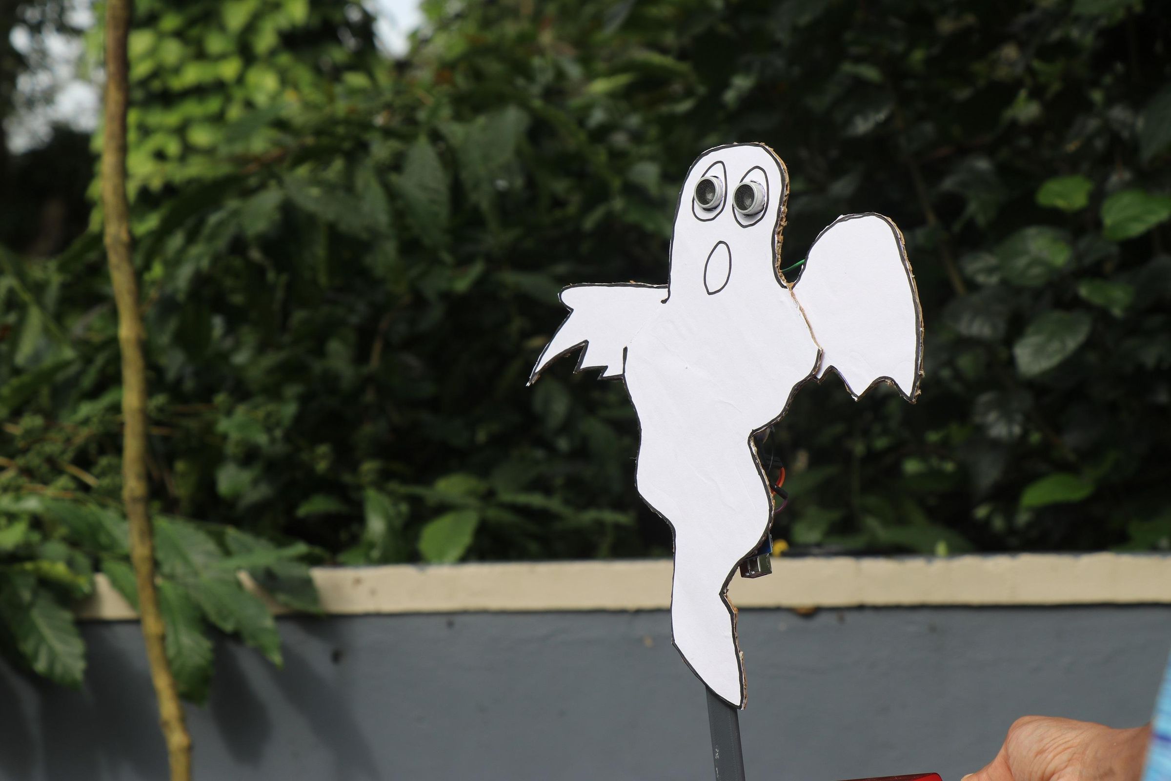 DIY Ghost for Halloween That Has Flapping Wings Using Arduino : 6 Steps - Instructables