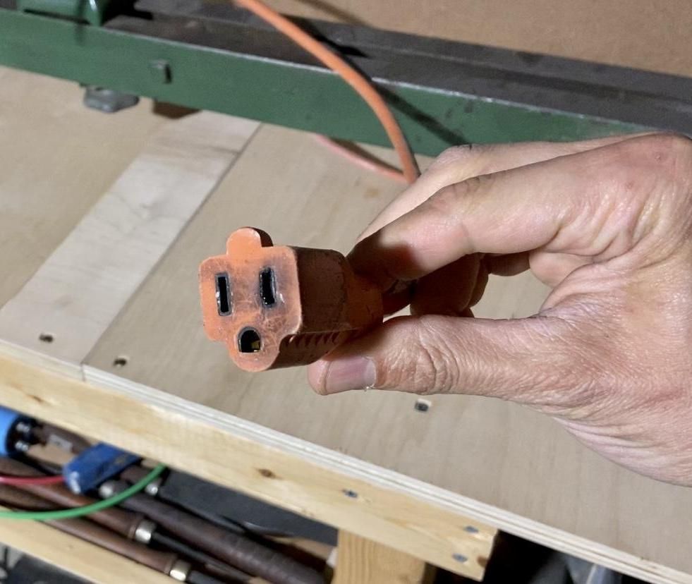 Upgrade a Broken Extension Cord : 5 Steps - Instructables