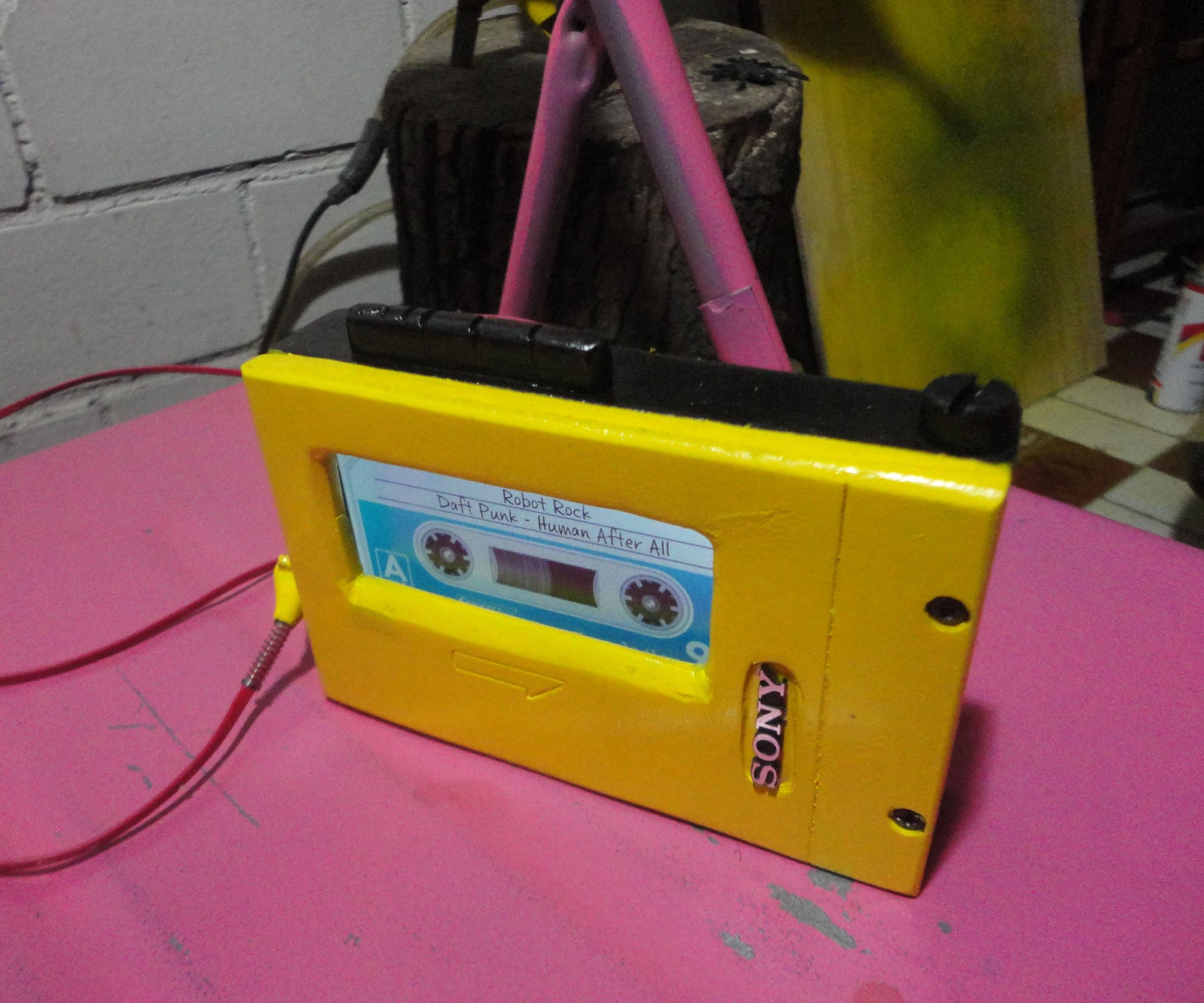 Walkman Phone Case - Instructables