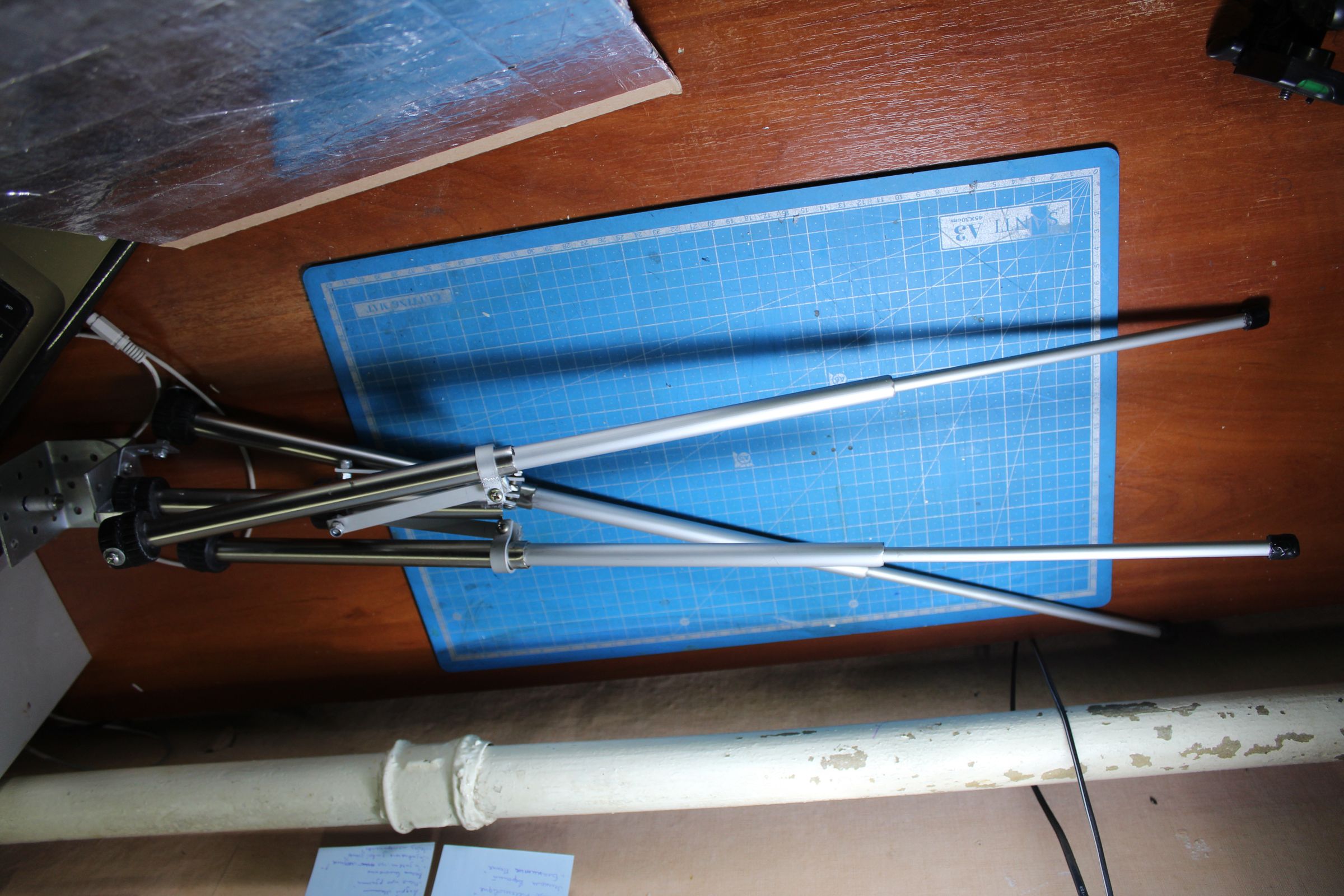 Homemade Tripod : 9 Steps (with Pictures) - Instructables